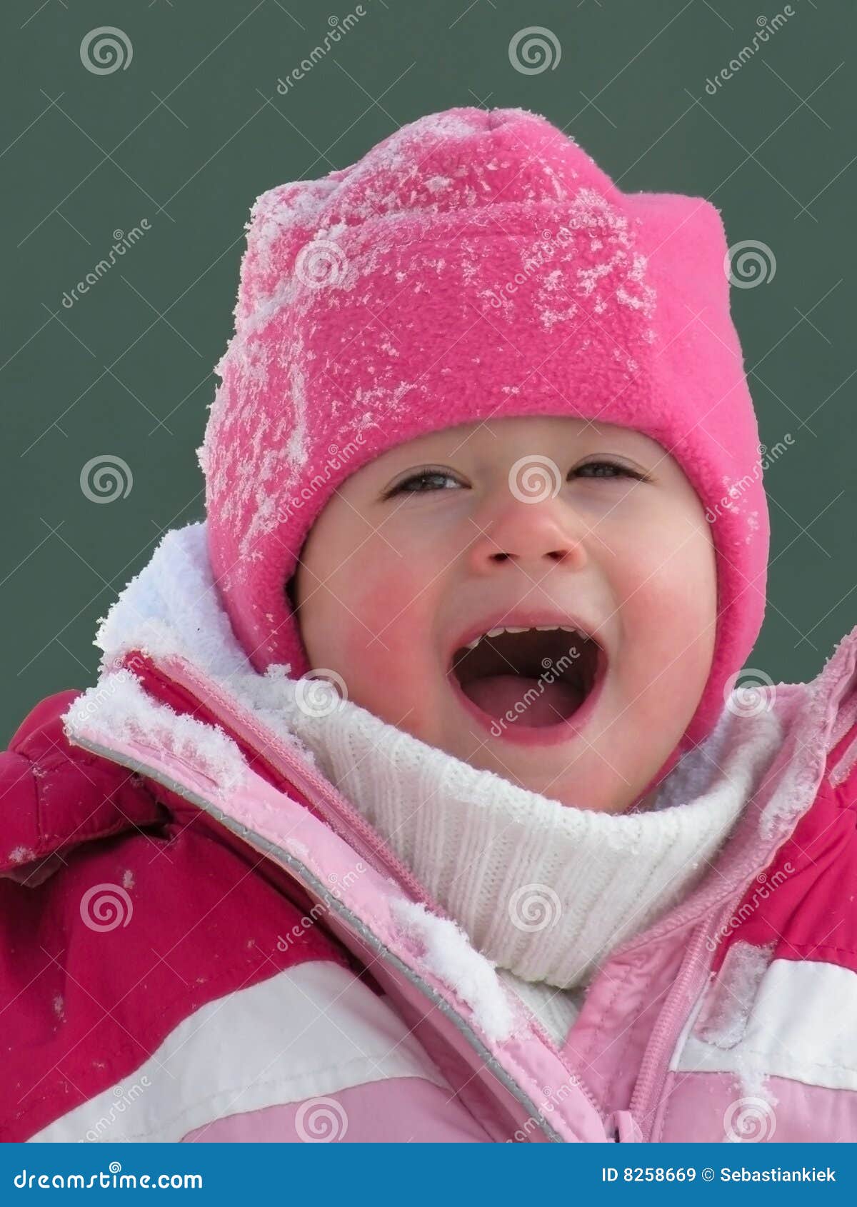 Visage heureux d'enfant image stock. Image du regarder - 8258669