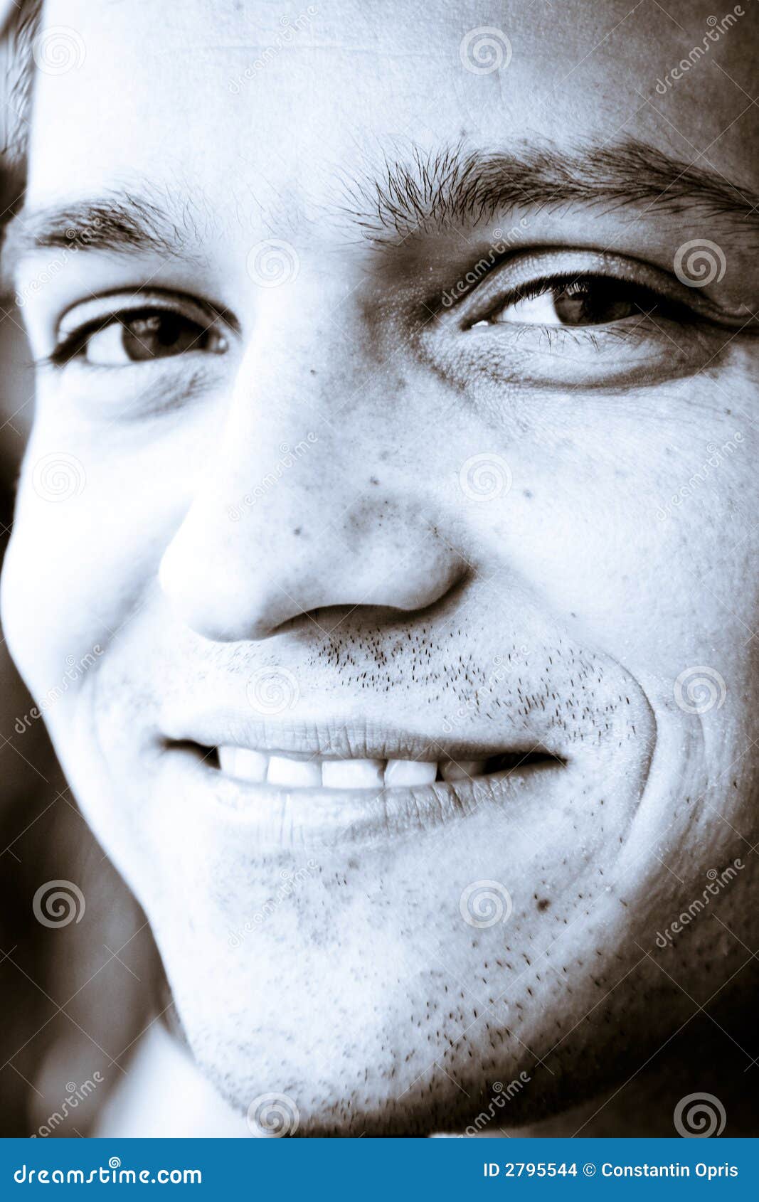 Visage heureux d'homme photo stock. Image du satisfaction - 2795544