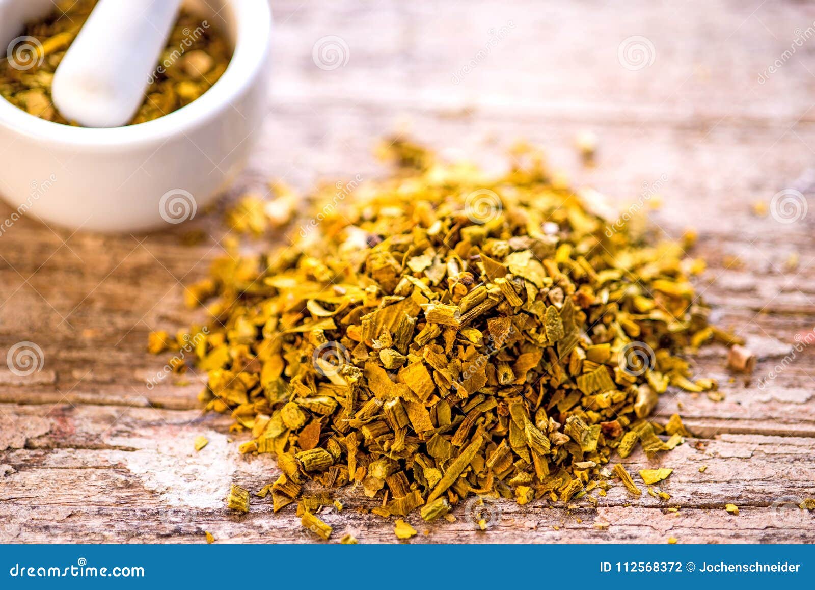 Visco, Erva Medicinal Secada Com Almofariz Foto de Stock - Imagem de ...