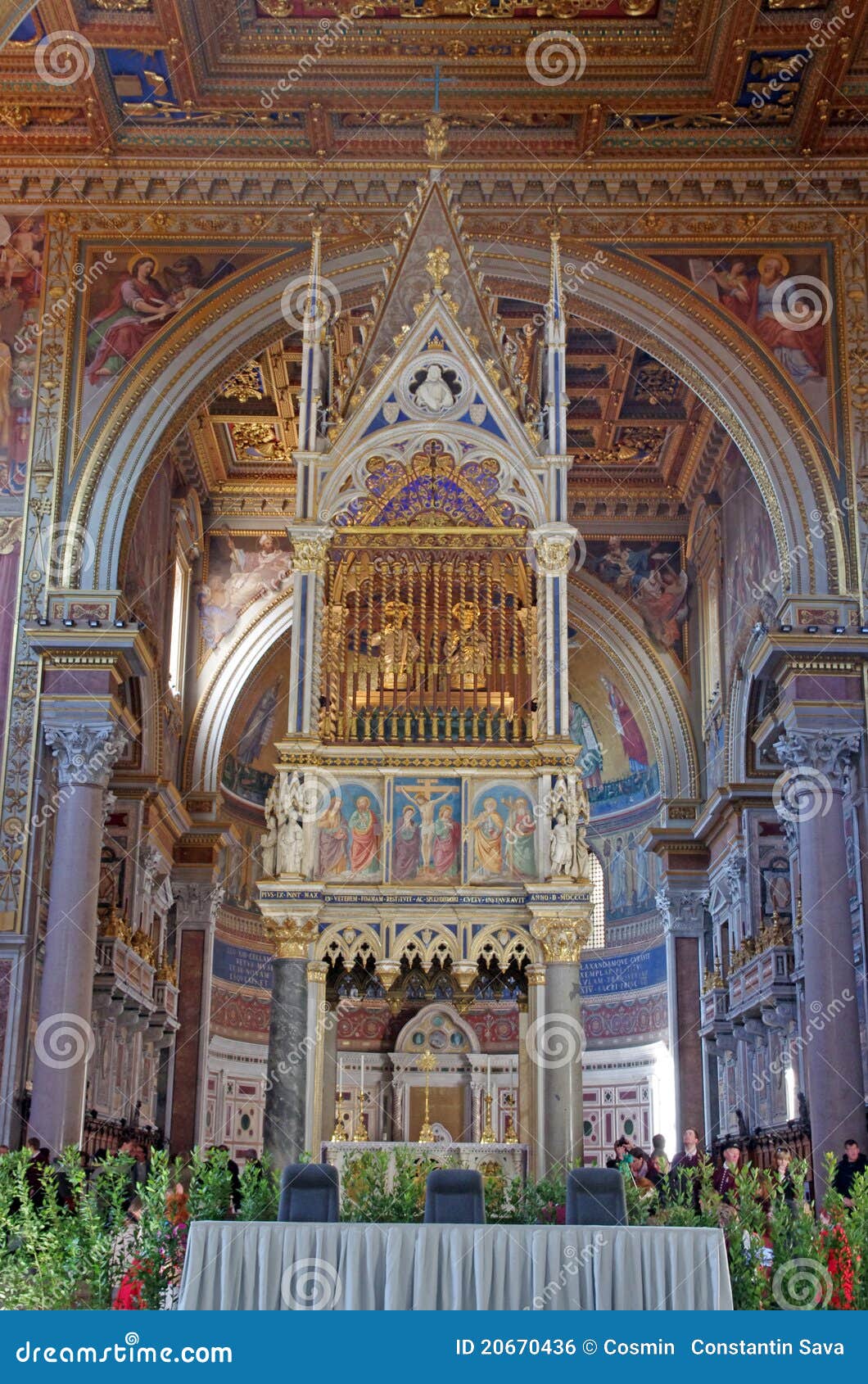 Visión Interior, Catedral De Roma Foto editorial - Imagen de flores ...