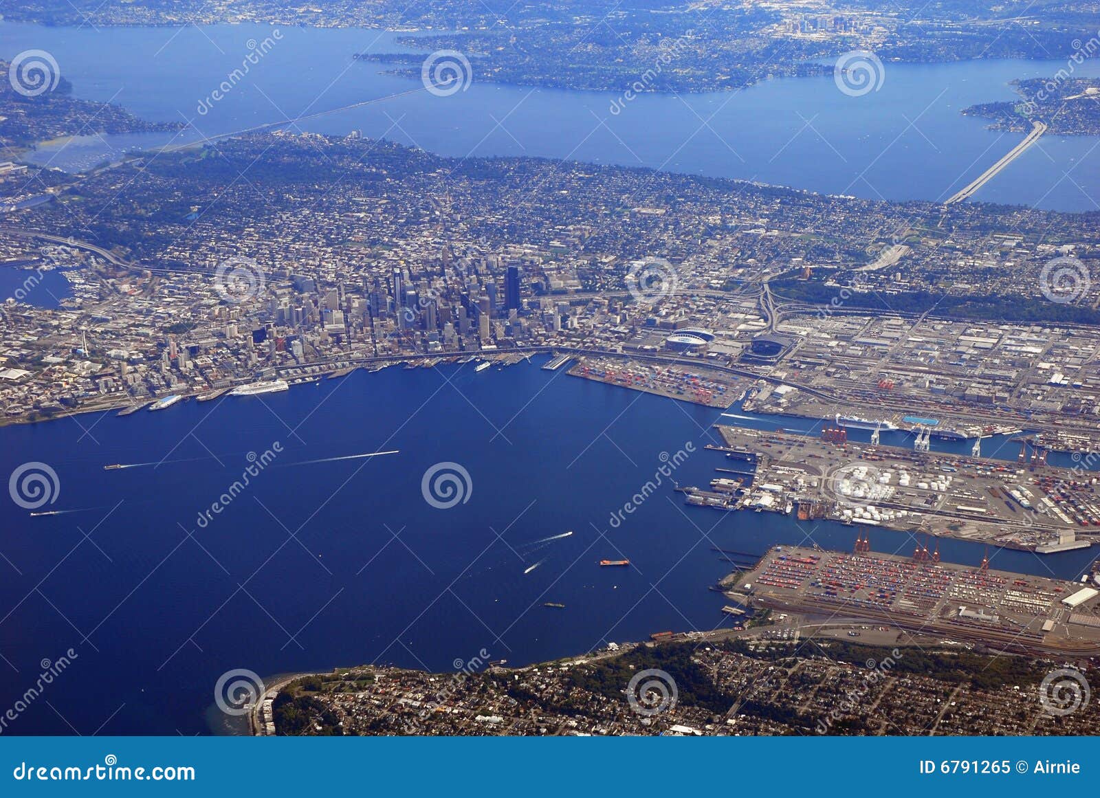 Visión sobre Seattle imagen de archivo. Imagen de ferrocarril - 6791265