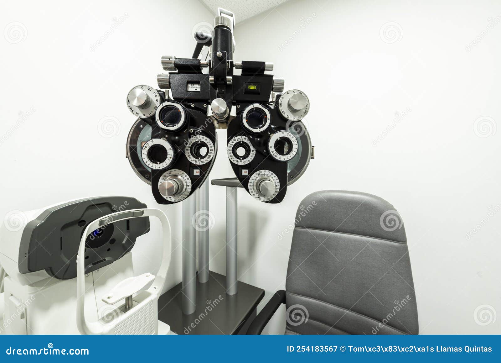 Vision Measuring Device in a Cubicle with a Seat for the Patient Stock ...