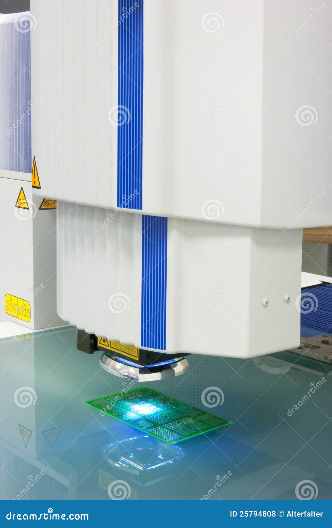 Vision Measuring Instrument Stock Photo - Image of assess, accuracy ...