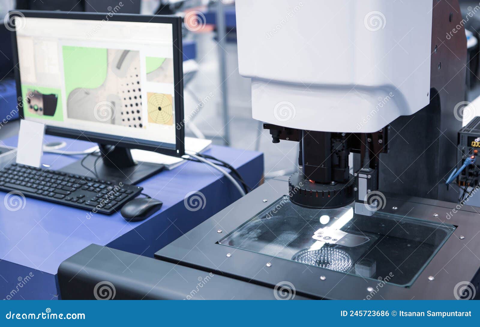 Vision measuring machine editorial photo. Image of measurement - 245723686