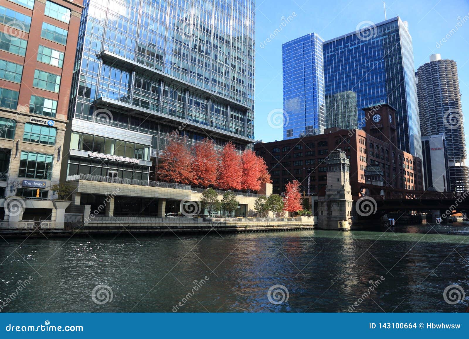 Visit The Chicago River In The Fall To See The Architecture And ...