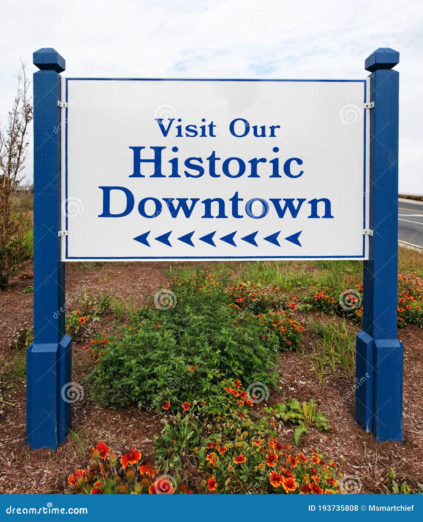 VISIT OUR HISTORIC DOWNTOWN Sign Stock Photo - Image of town, banner ...