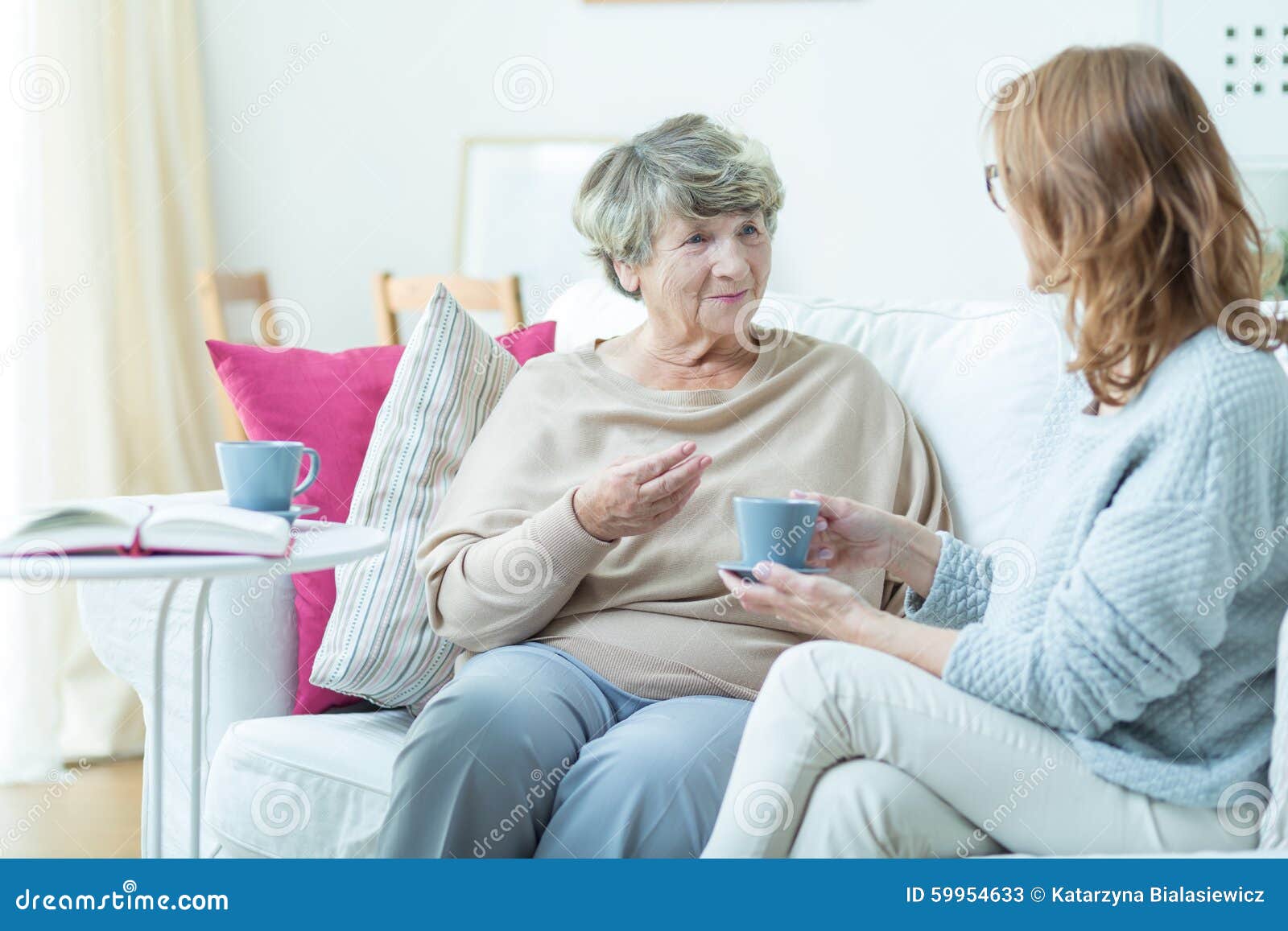 Visiting old mother stock image. Image of offspring, friendship - 59954633