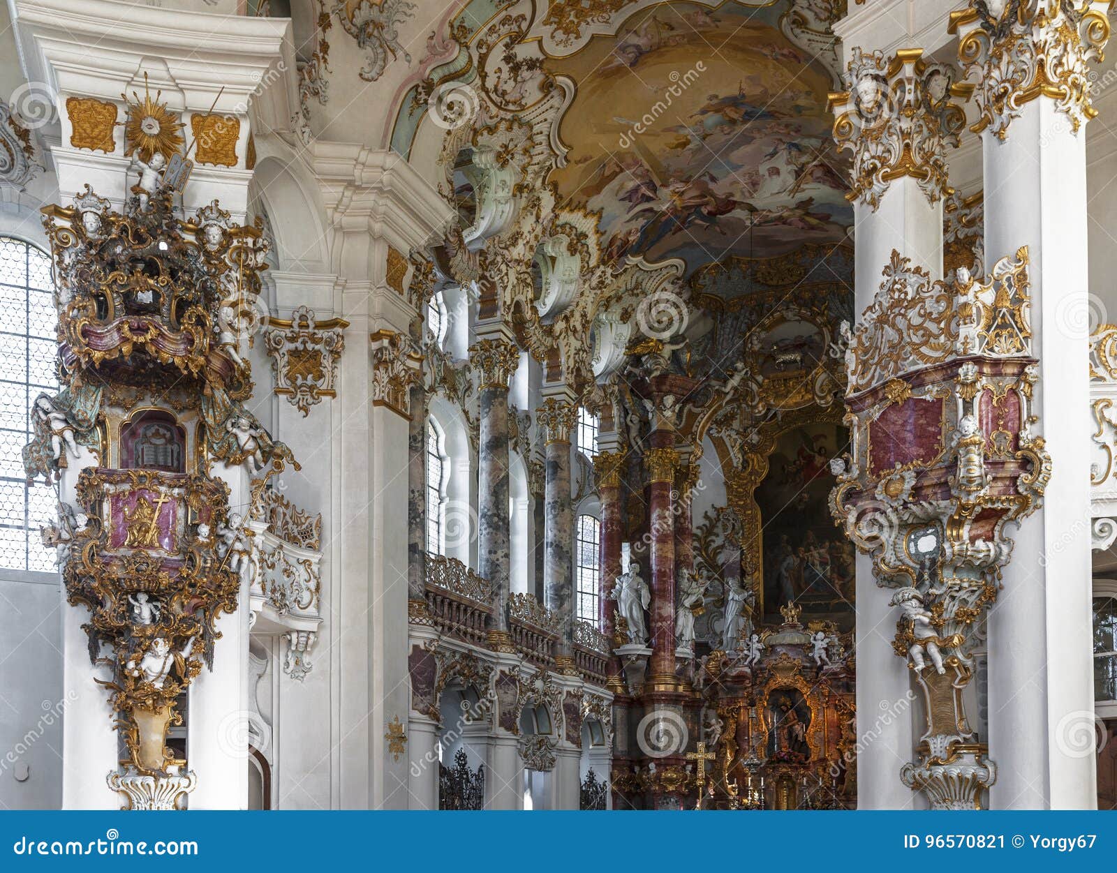 Visiting the White Church editorial photo. Image of building - 96570821