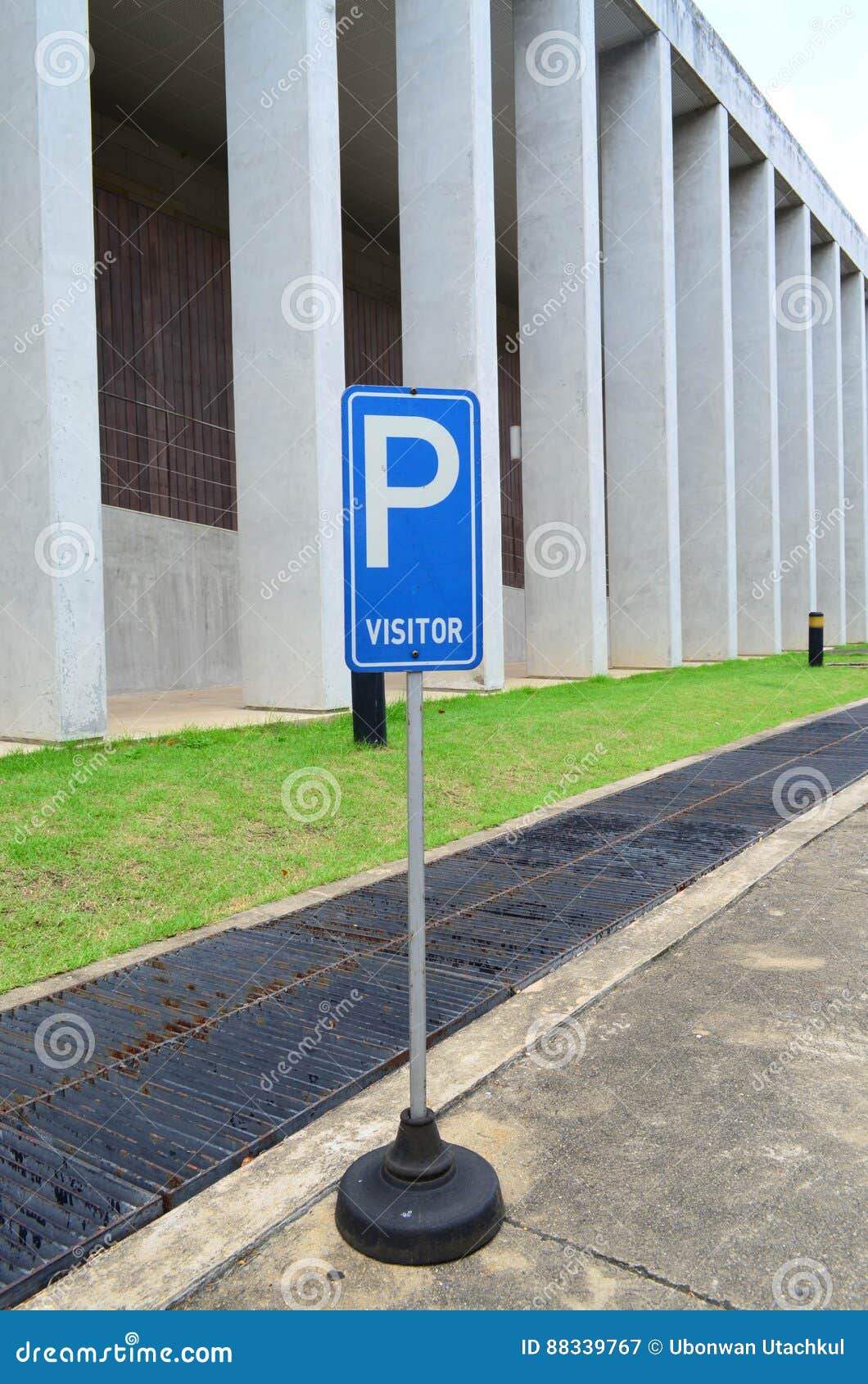 Visitor parking sign stock image. Image of prohibition - 88339767