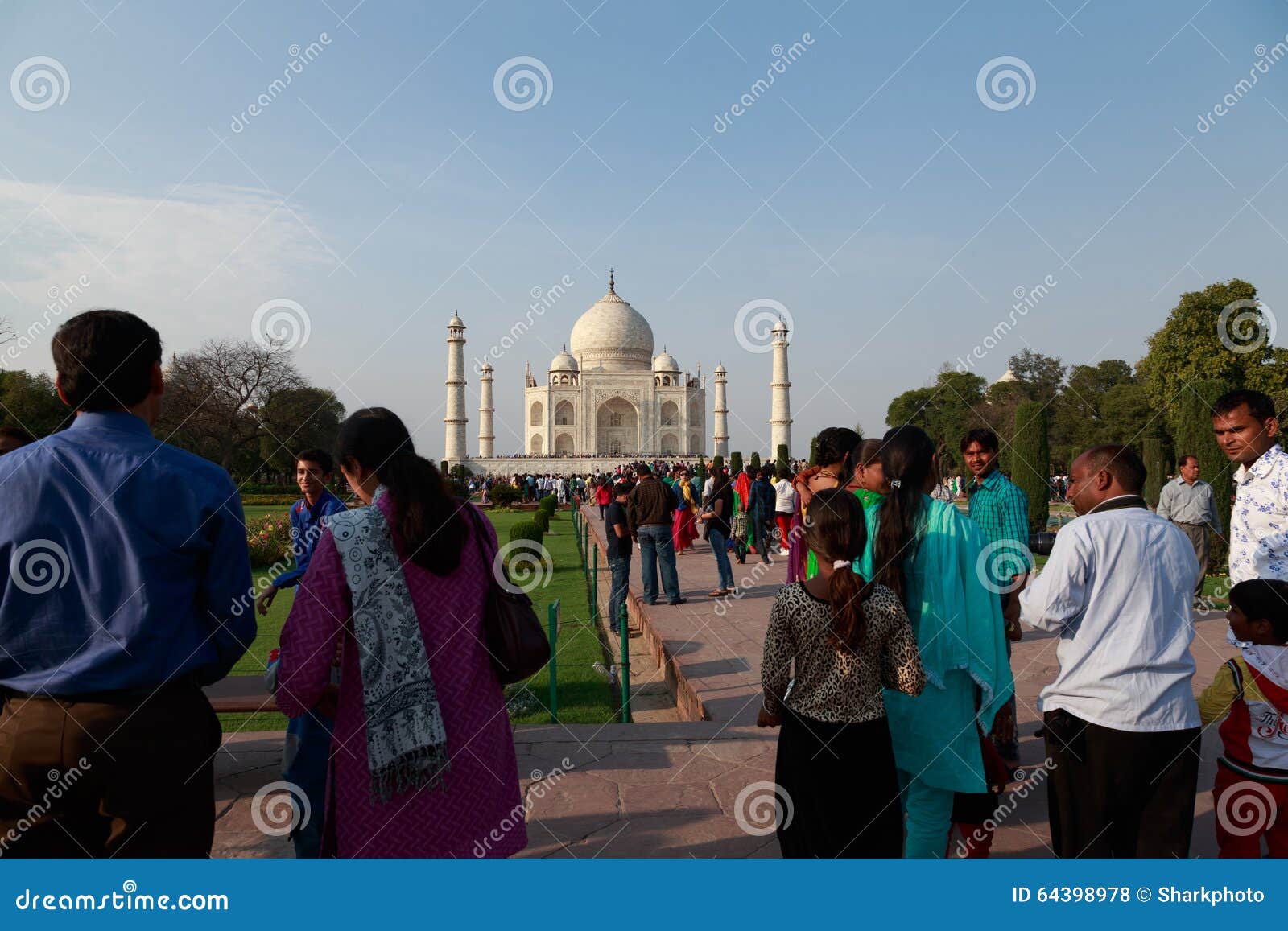 The Visitors of Taj Mahal editorial stock photo. Image of gate - 64398978