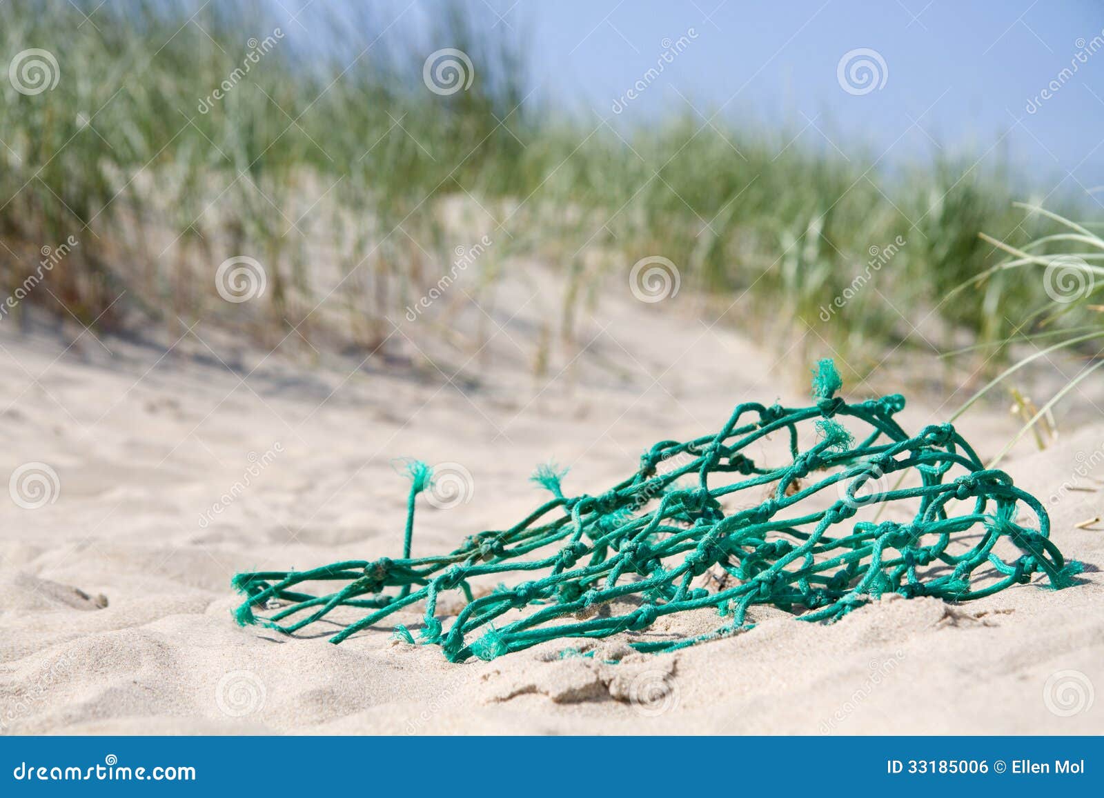Visnet in de duinen stock foto. Image of reserveren, duinen - 33185006