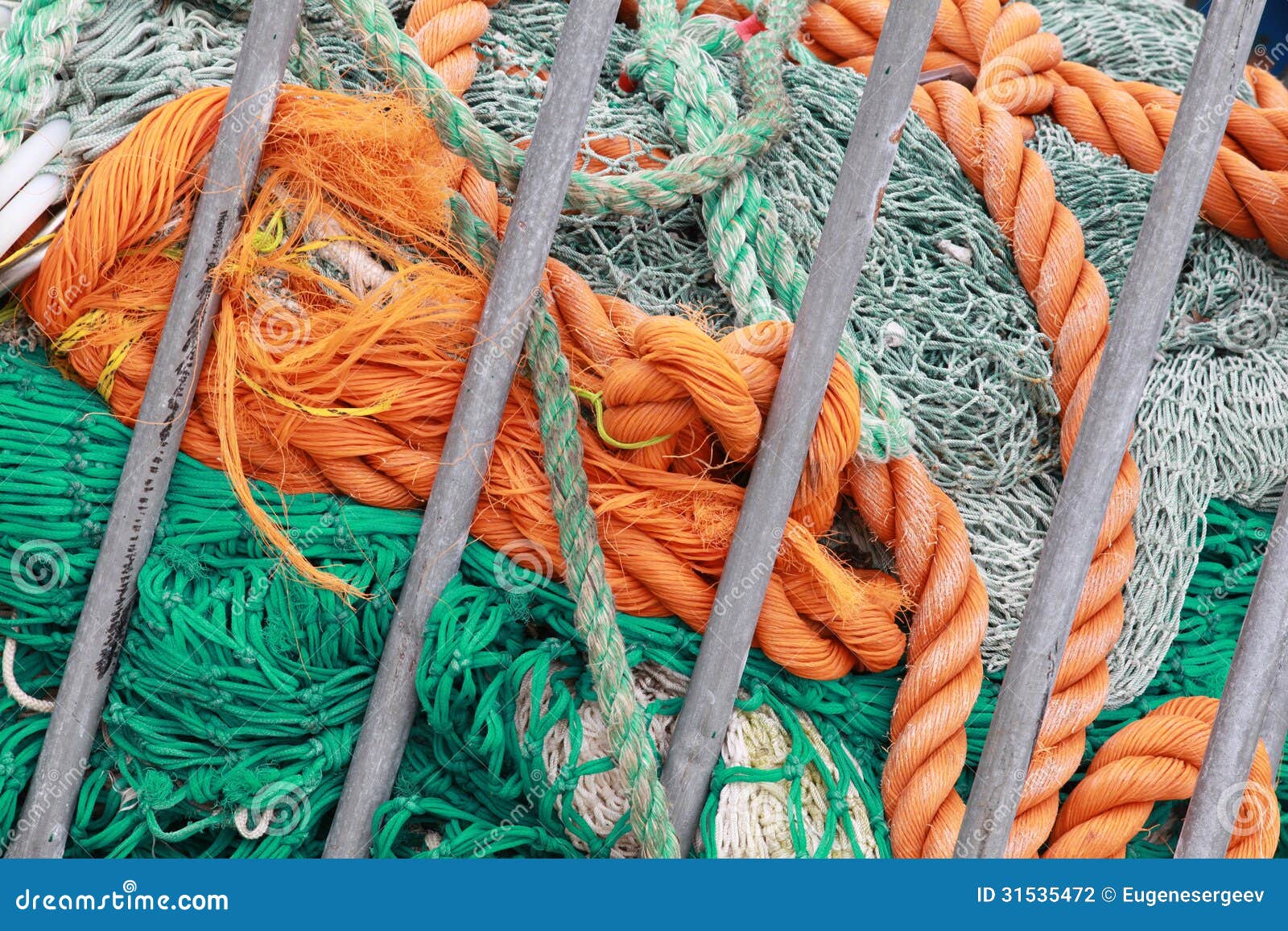 Visnet en zeekabels stock foto. Image of achtergrond - 31535472