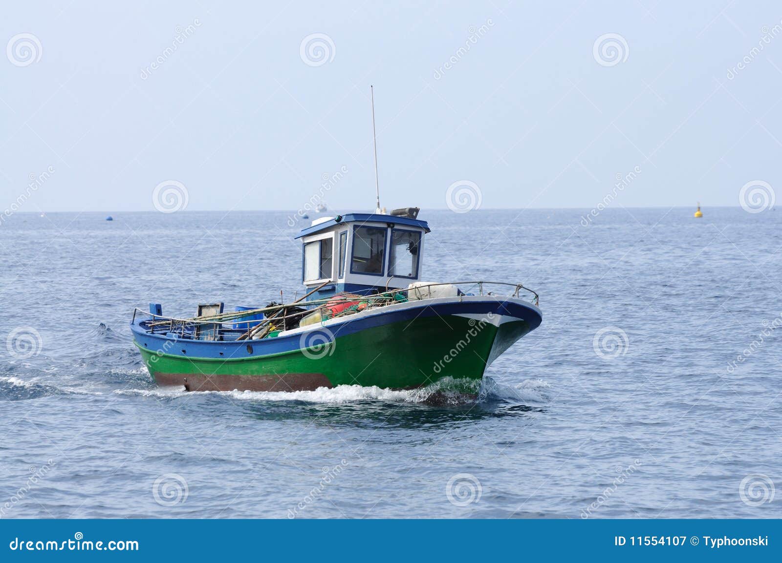 Vissersboot stock afbeelding. Image of landelijk, overzees - 11554107