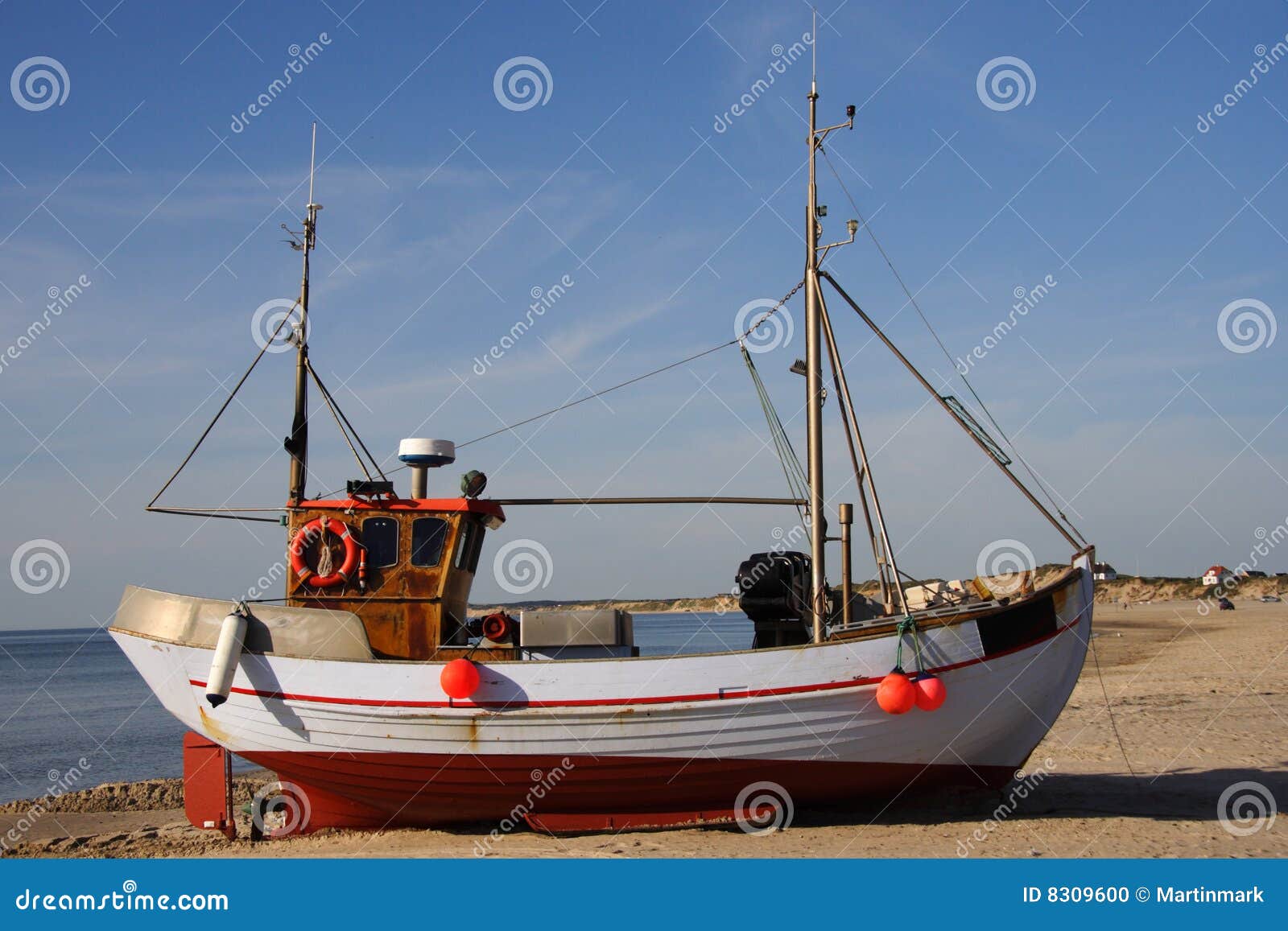 Vissersboot stock foto. Afbeelding bestaande uit kleur - 8309600