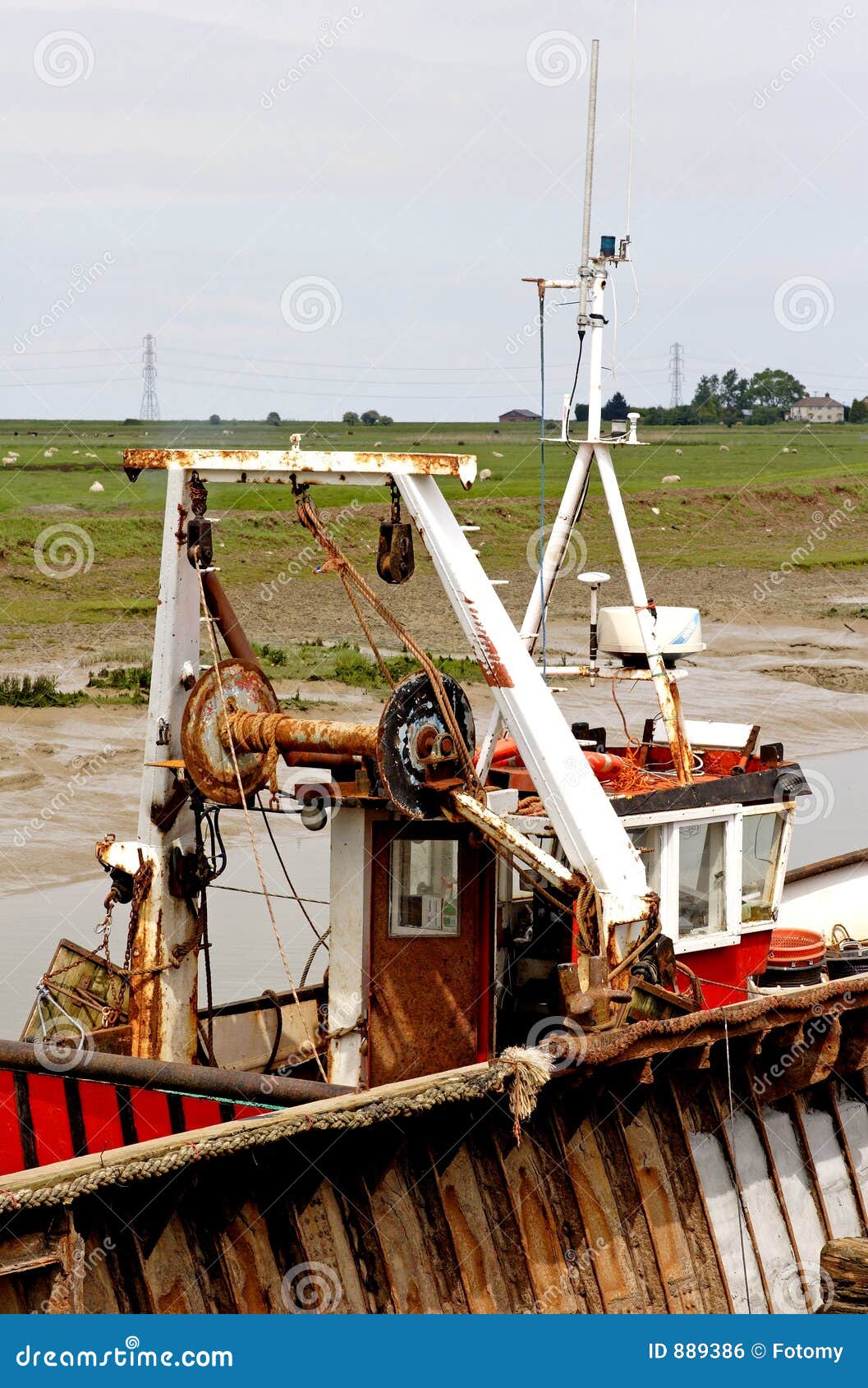 Vissersboot stock foto. Image of visserij, zeilen, huis - 889386