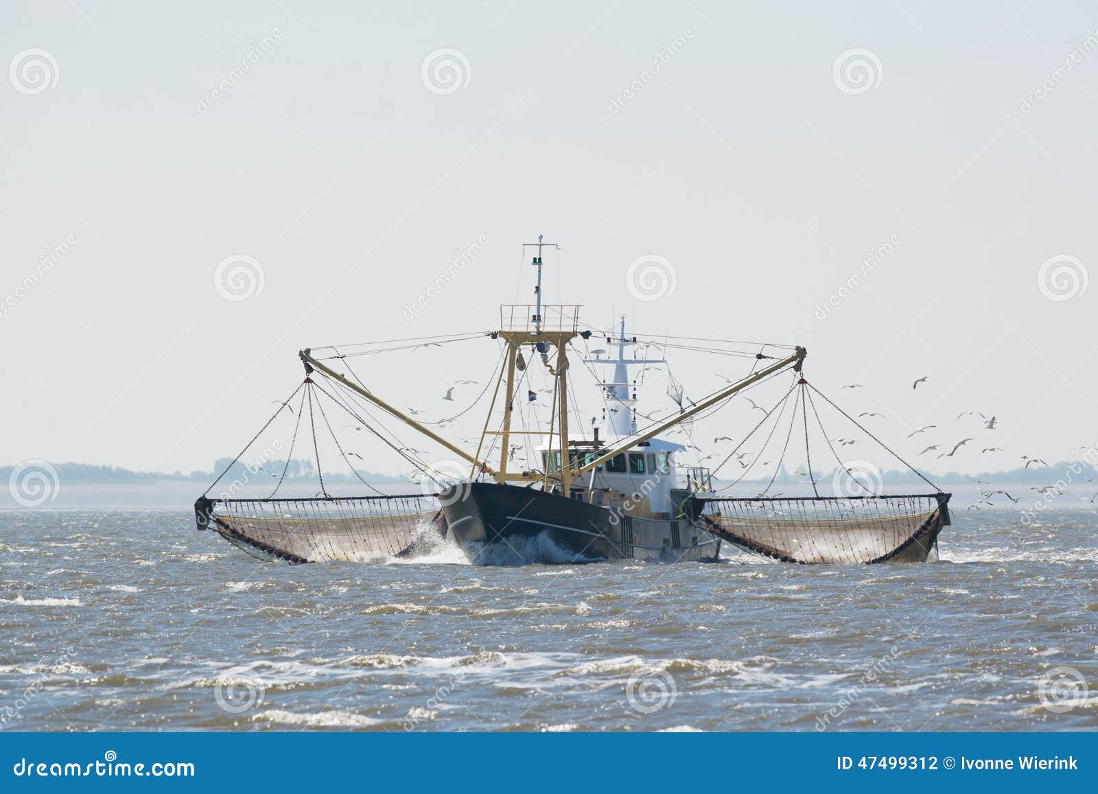 Vissersboot Op Nederlandse Wadden Overzees Stock Foto - Image of ...