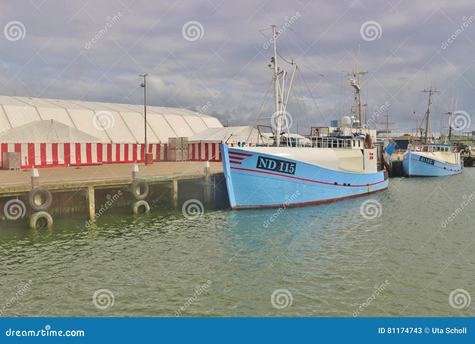 Vissersboten in De Haven Van Hvide Sande, Denemarken Redactionele Stock Foto - Image of water ...