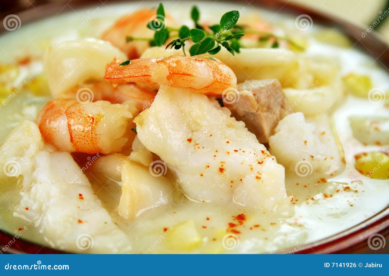 Vissoep stock foto. Image of versier, heerlijk, diner - 7141926