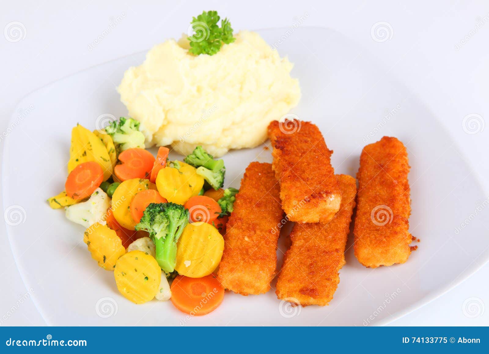 Vissticks stock afbeelding. Image of aardappels, erwten - 74133775