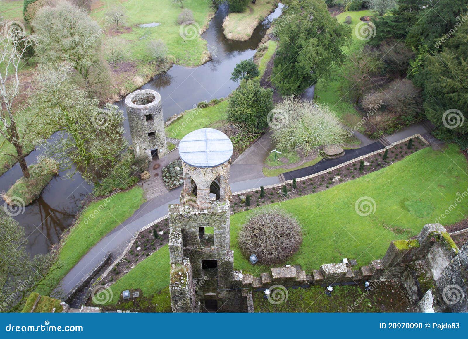 Vista Aerea Ambientale Del Castello Di Lusinga, Irlanda. Fotografia ...