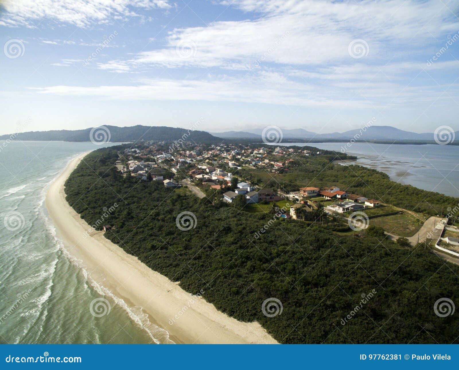 Vista Aerea Daniela Beach in Florianopolis, Brasile Luglio 2017 ...