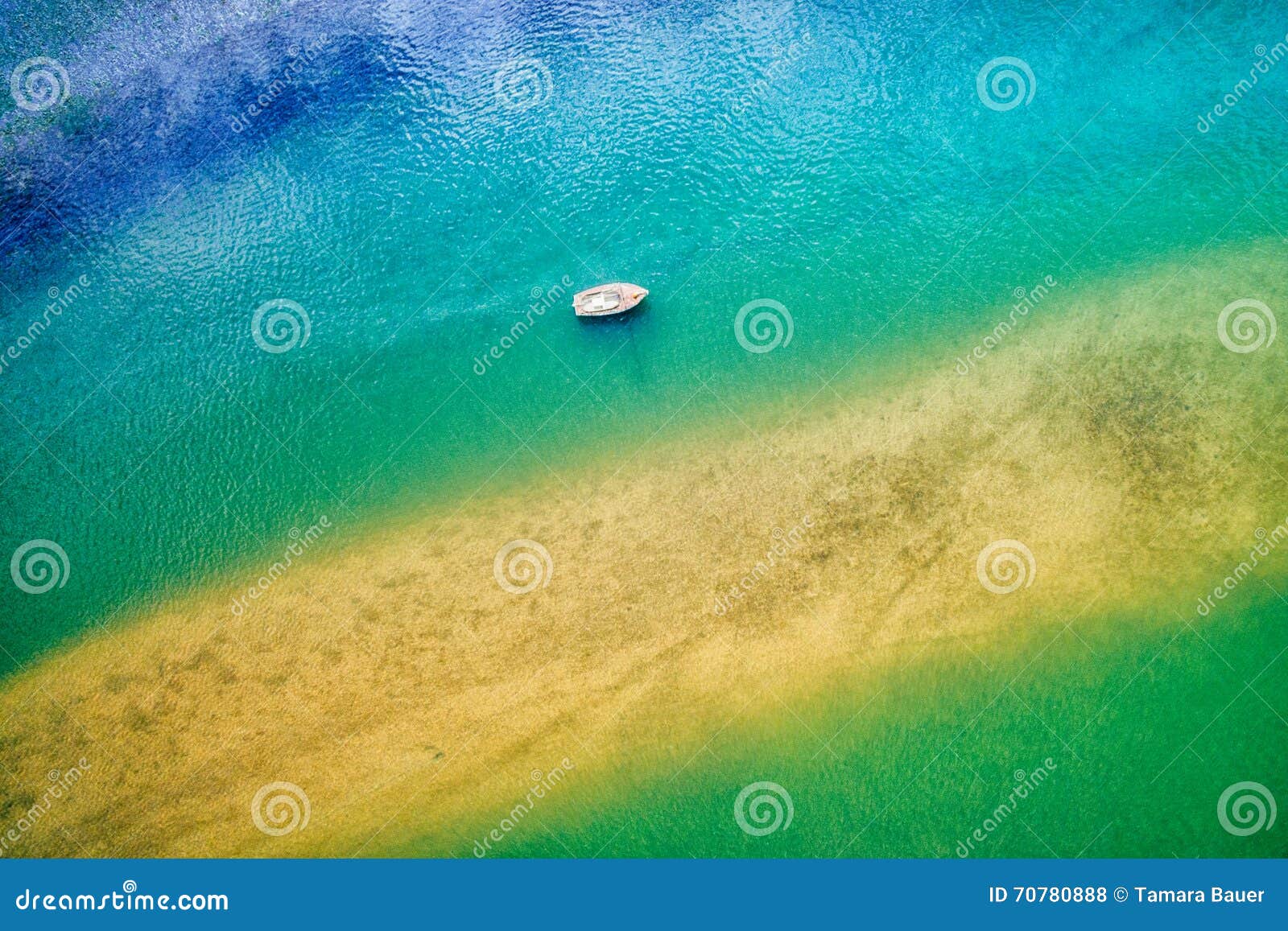 Vista Aerea Della Barca in Oceano Fotografia Stock - Immagine di ...