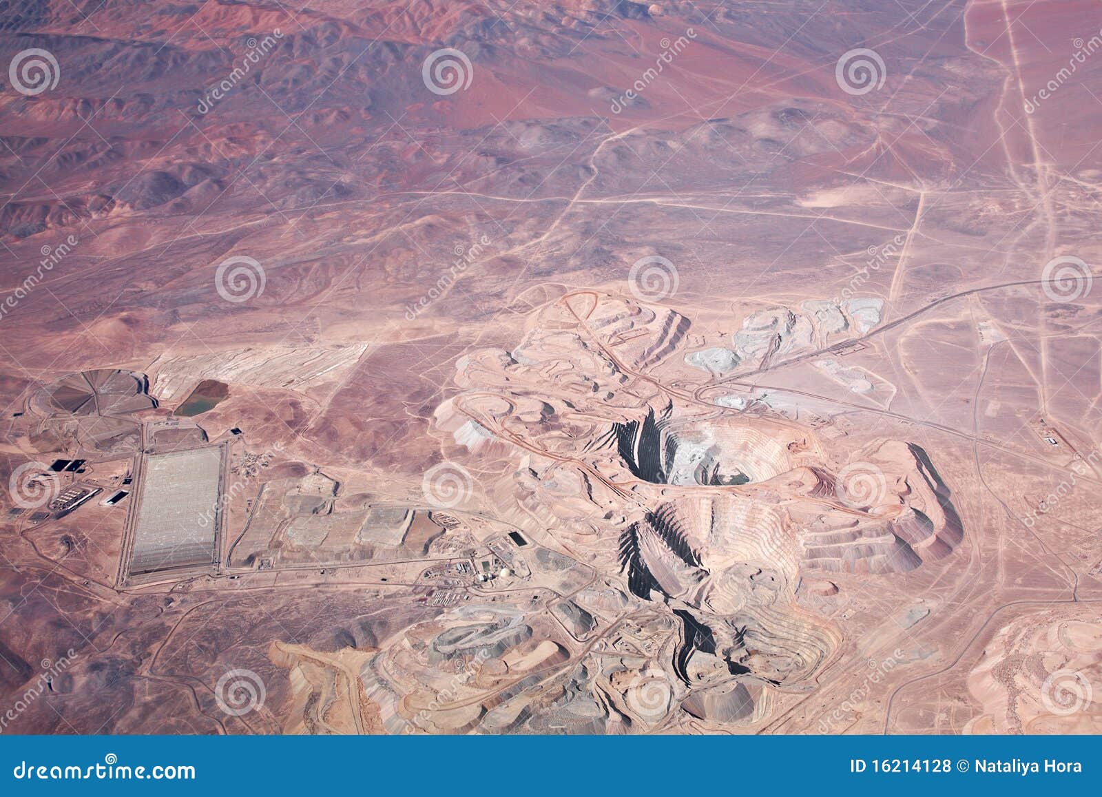 Vista Aerea Della Miniera Di Rame Open-pit in Atacama Fotografia Stock ...