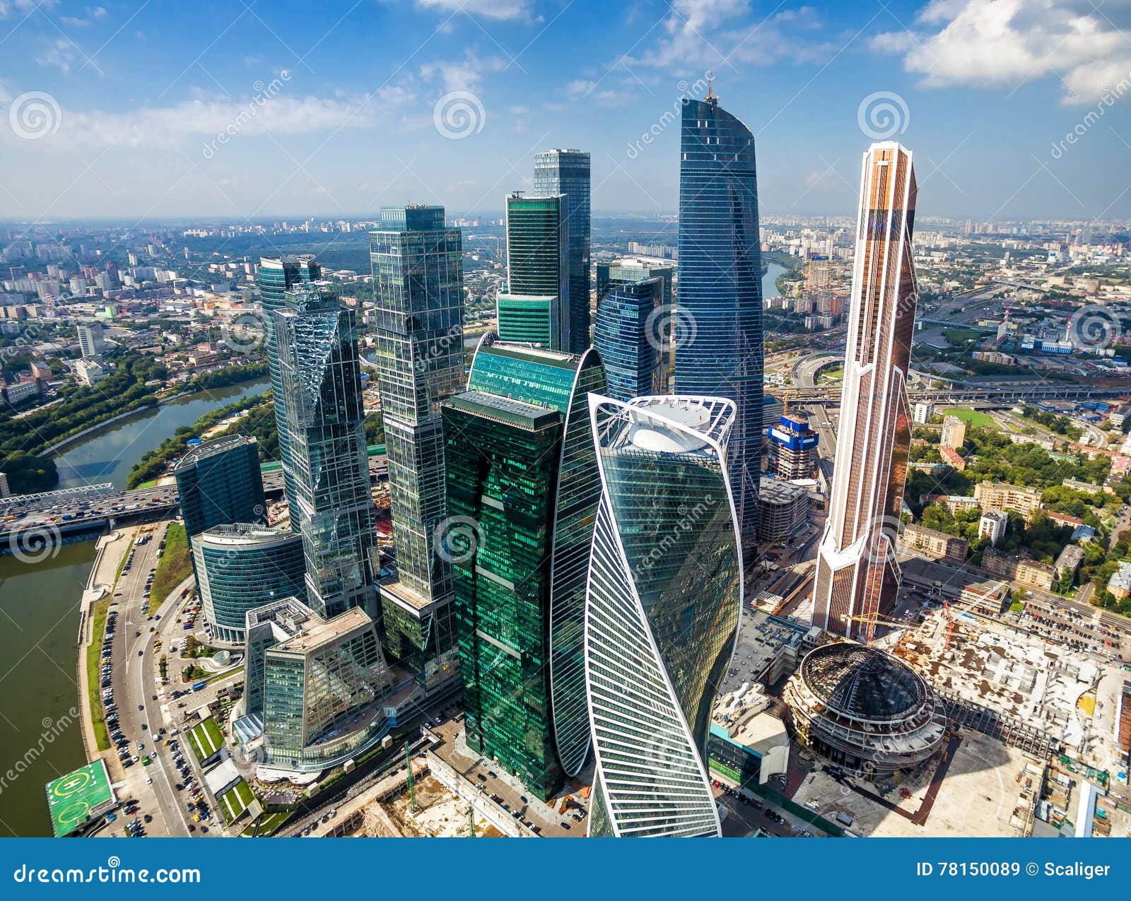 Vista Aerea Della Mosca-città Immagine Stock - Immagine di alto, limite ...
