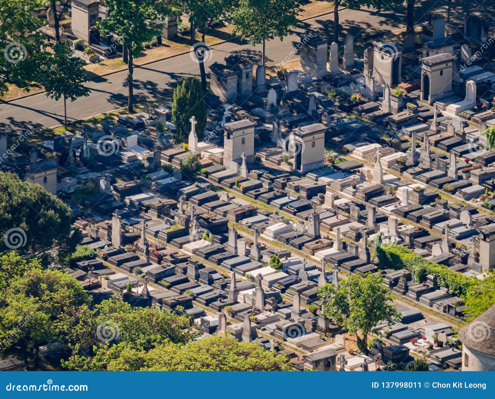 Vista Aerea Di Un Cimitero Foto Stock - Download 173 Royalty Free Photos