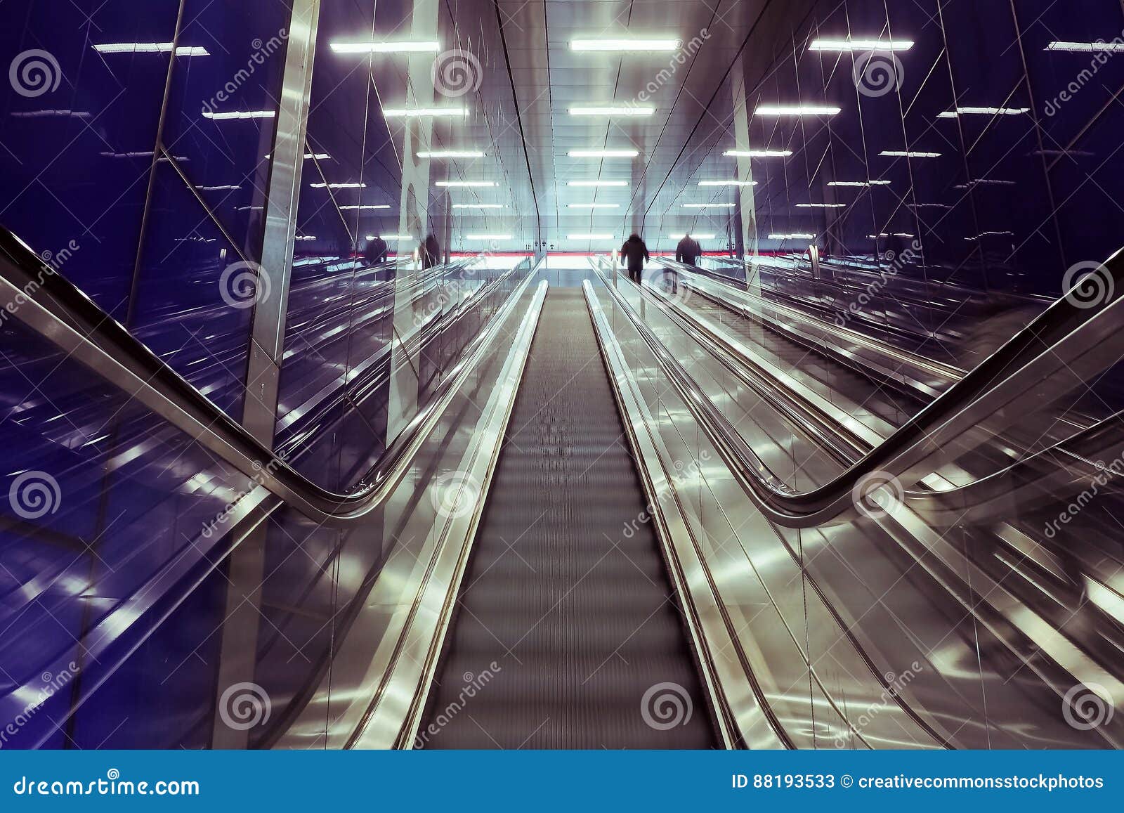 Vista Do Escada Rolante Imagem. Imagem: 88193533