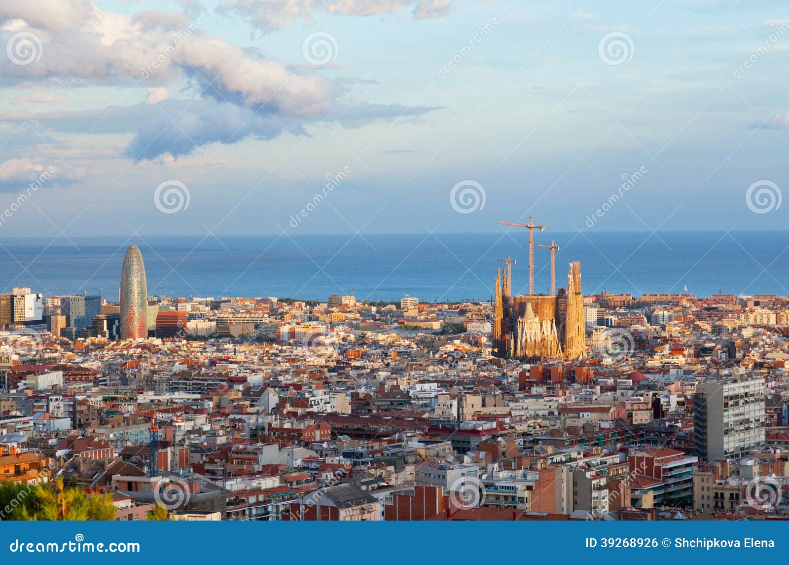Vista de Barcelona foto de archivo. Imagen de recorrido - 39268926