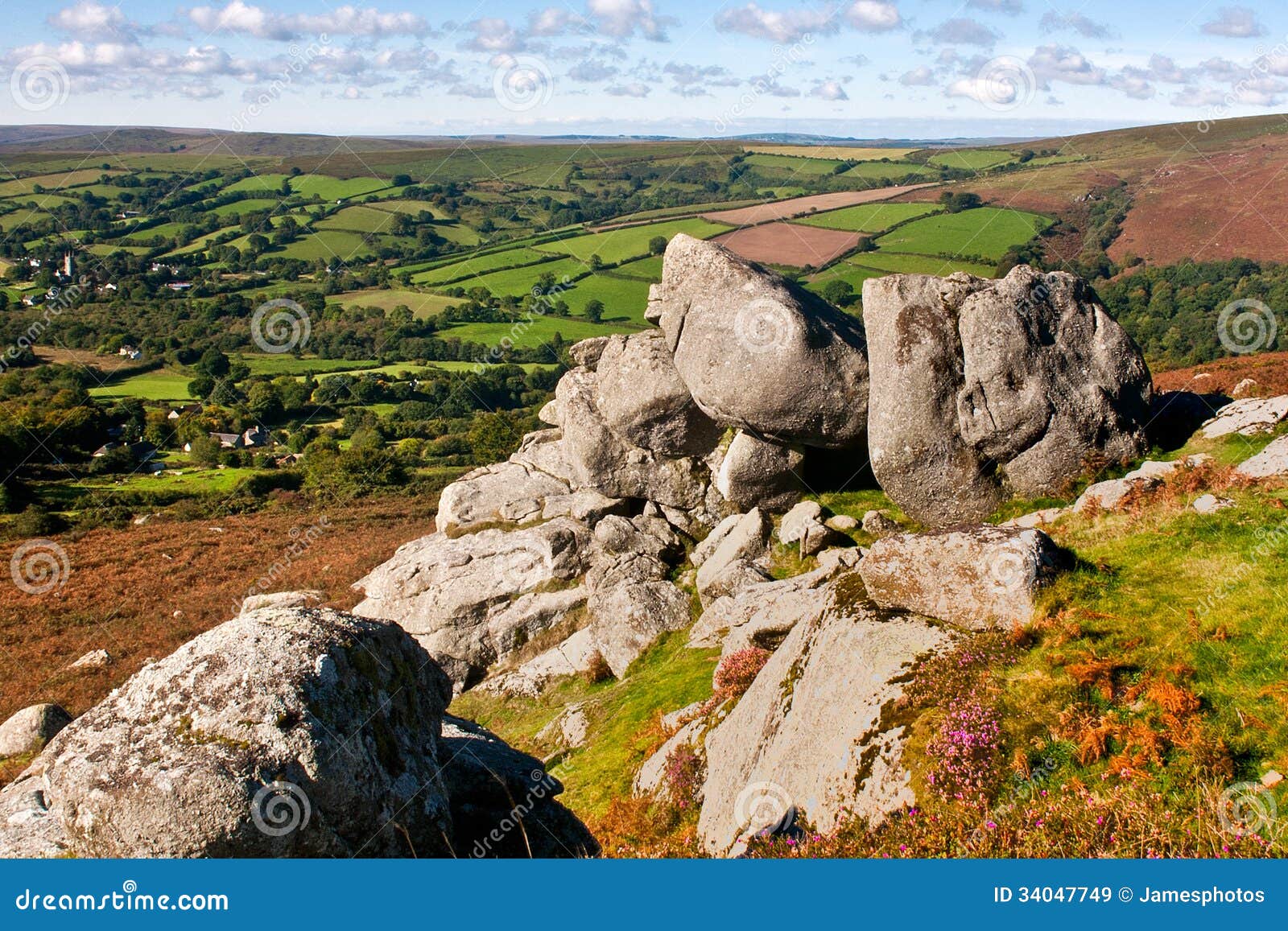 Vista de Bell Tor Dartmoor imagem de stock. Imagem de protetor - 34047749