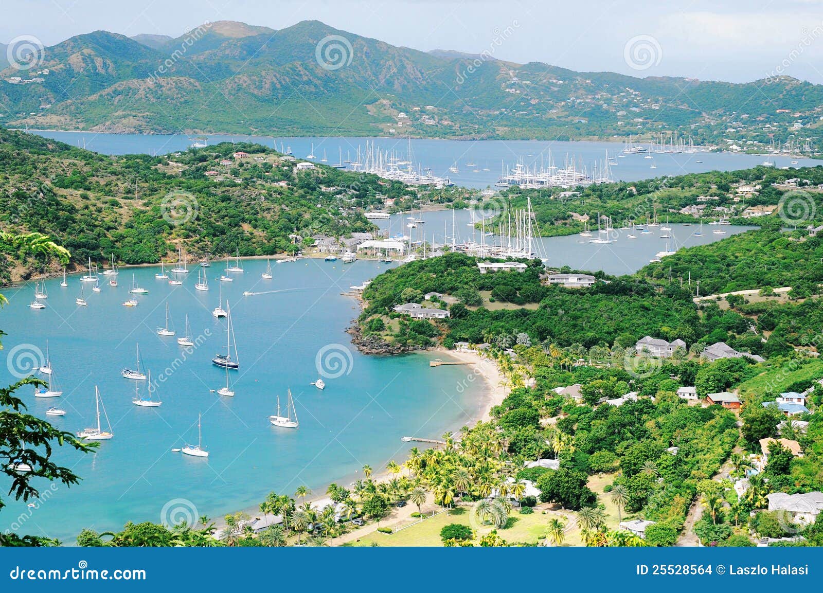 Vista de la isla Antigua foto de archivo. Imagen de palma - 25528564