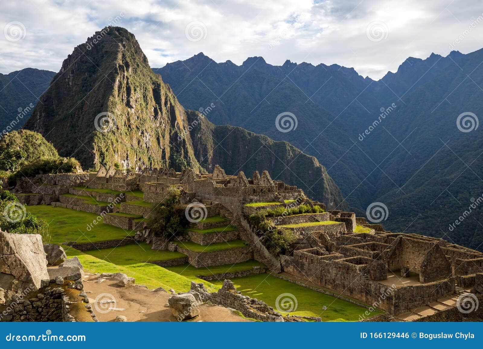 Vista De Las Ruinas De Machu Picchu Foto de archivo - Imagen de perdido ...