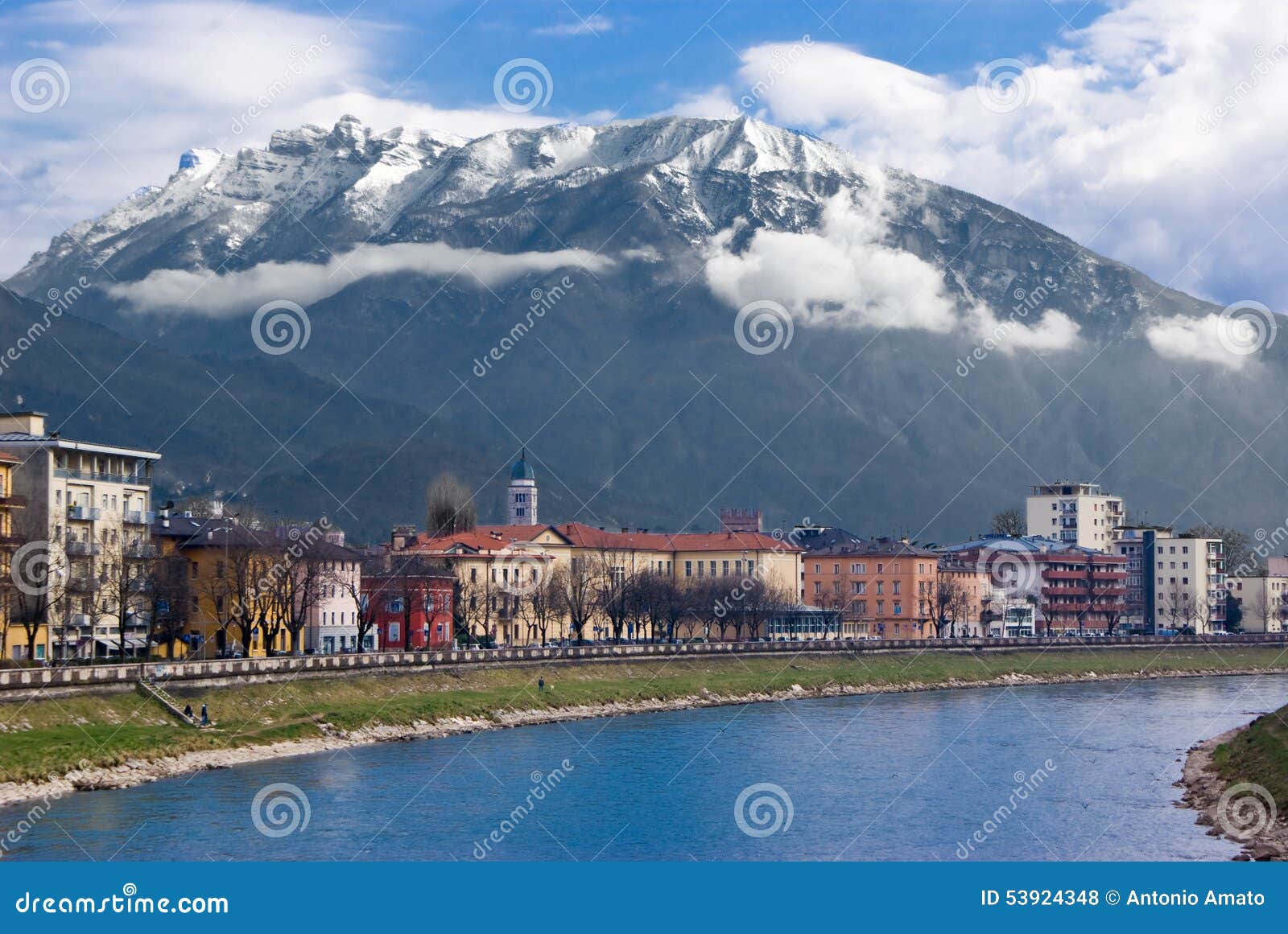 Vista de Trento, Itália foto de stock. Imagem de costa - 53924348