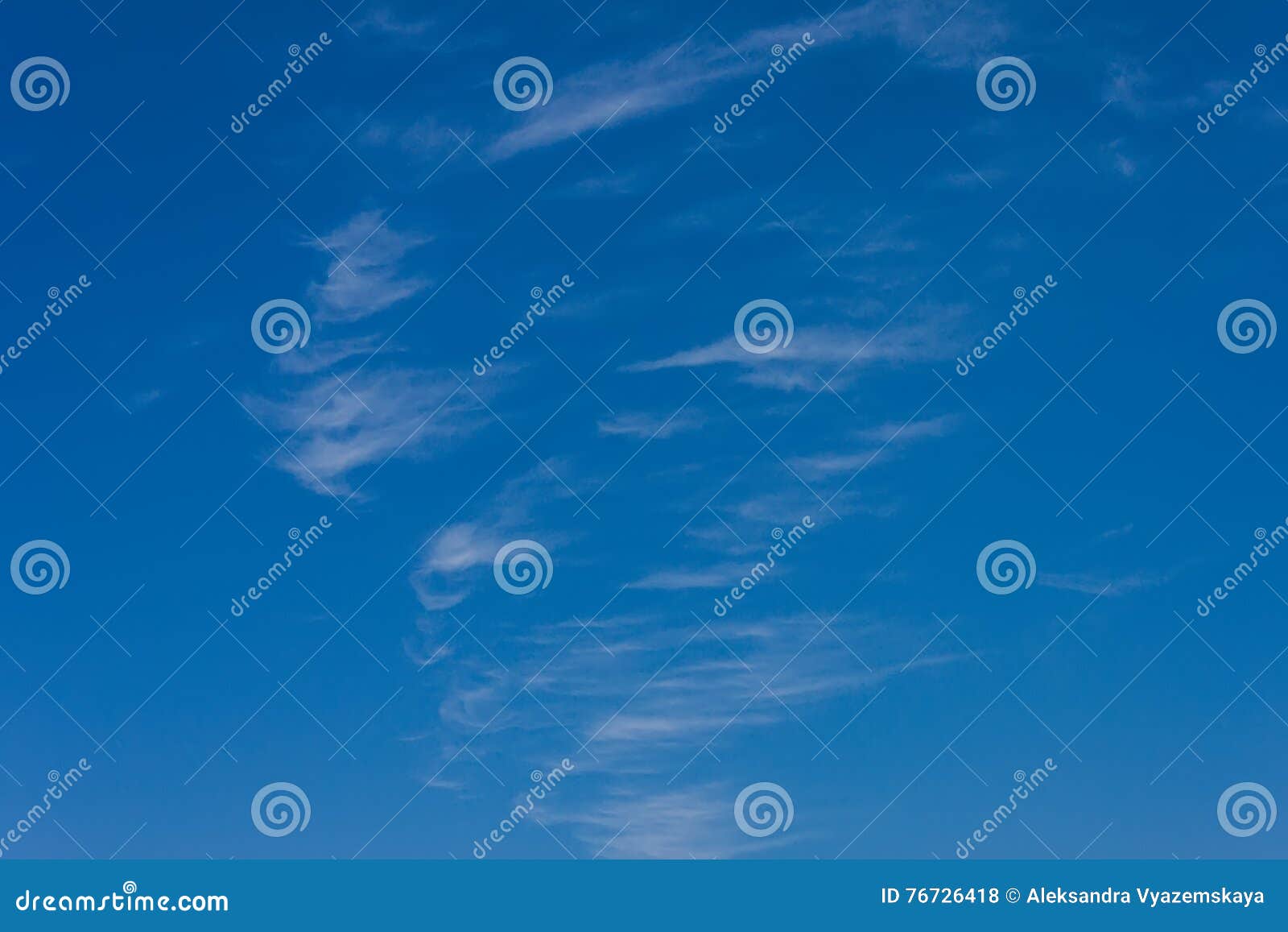 Vista dei cirri fotografia stock. Immagine di estratto - 76726418