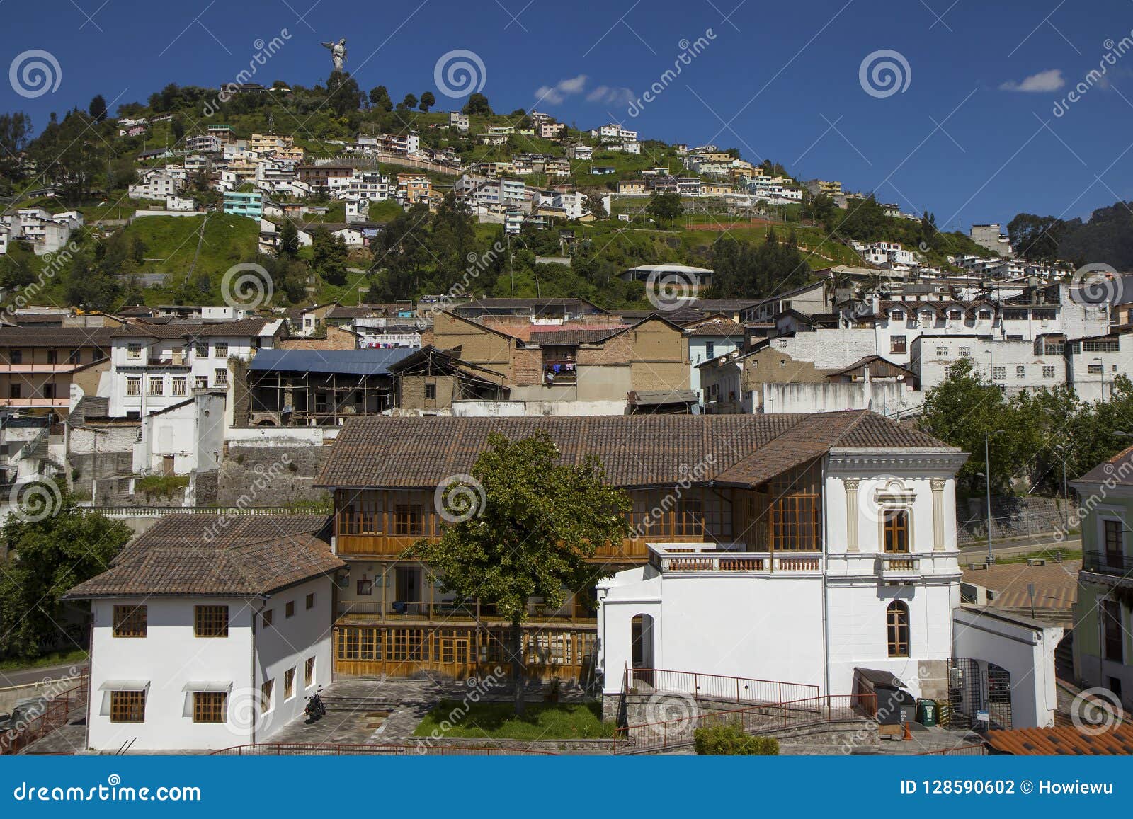 Vista Del EL Panecillo En Quito, Ecuador Foto de archivo - Imagen de ...