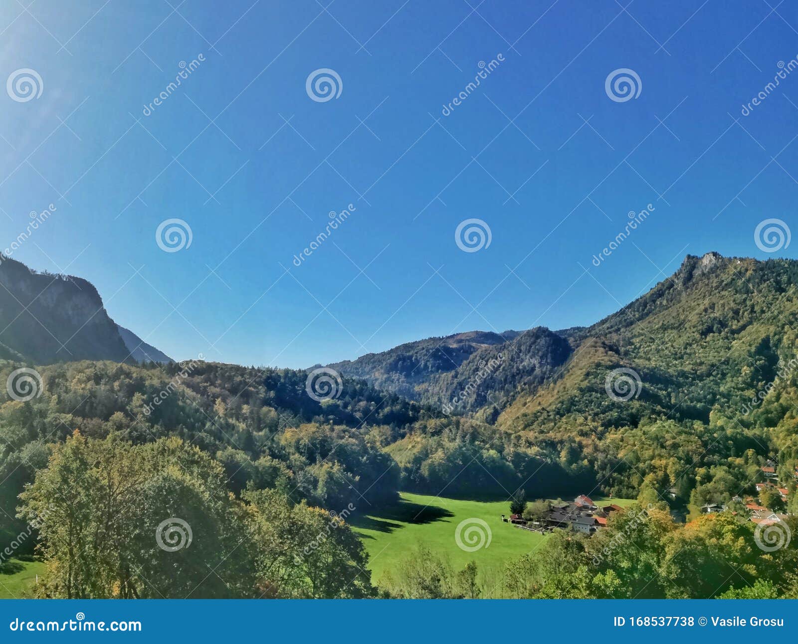 Vista delle Alpi, Germania fotografia stock. Immagine di verde - 168537738