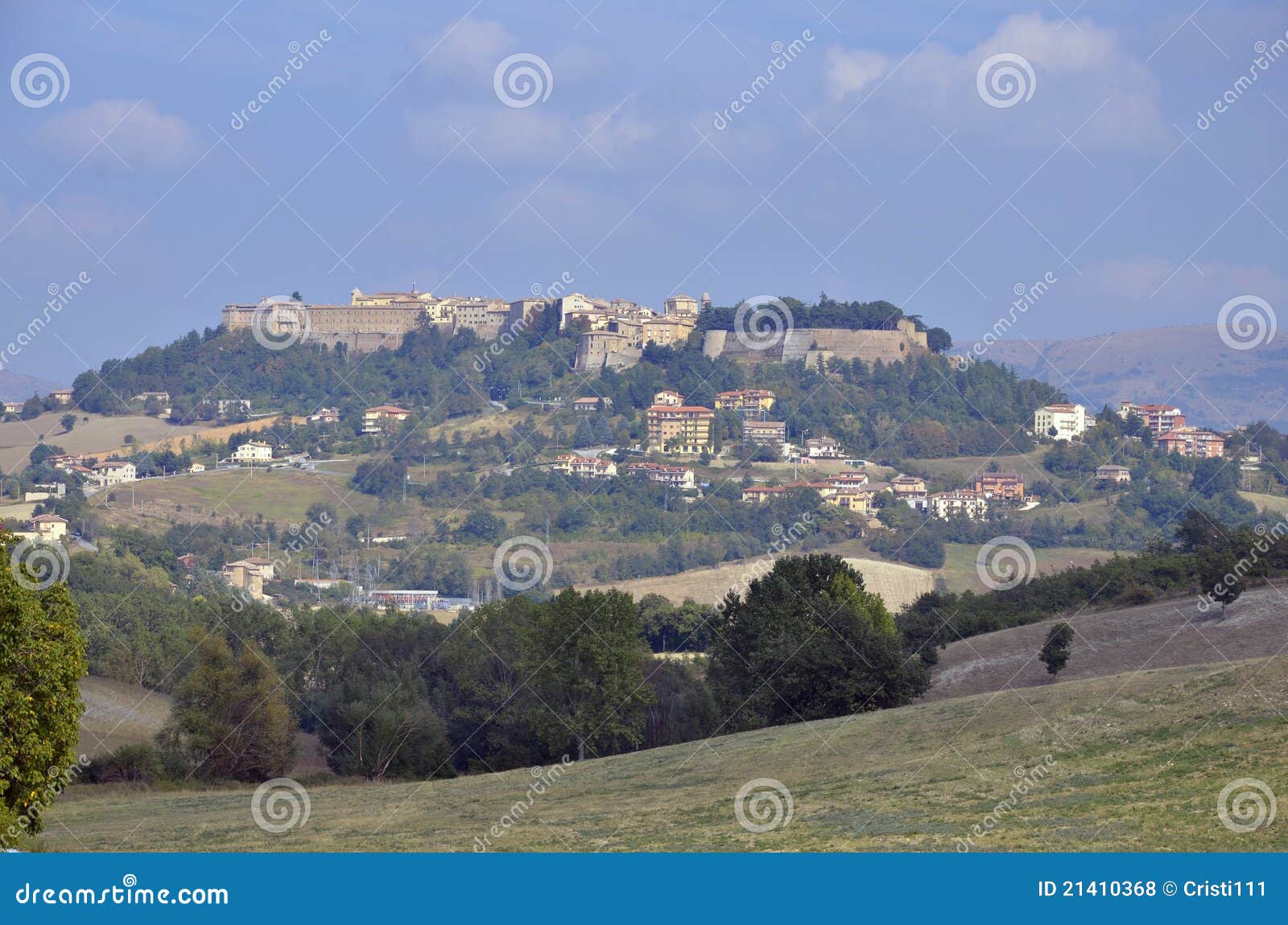 Vista di Camerino fotografia stock. Immagine di rosso - 21410368