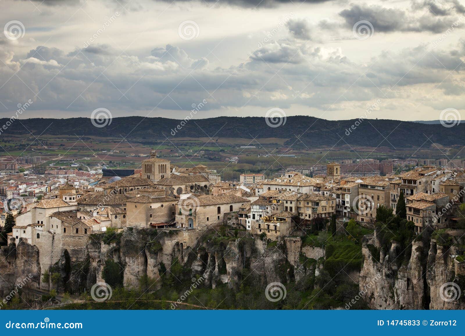 Vista di Cuenca, Spagna immagine stock. Immagine di storia - 14745833