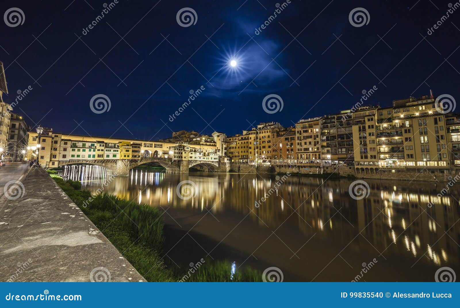 Vista Di Notte Di Ponte Vecchio, Firenze Fotografia Stock - Immagine di ...