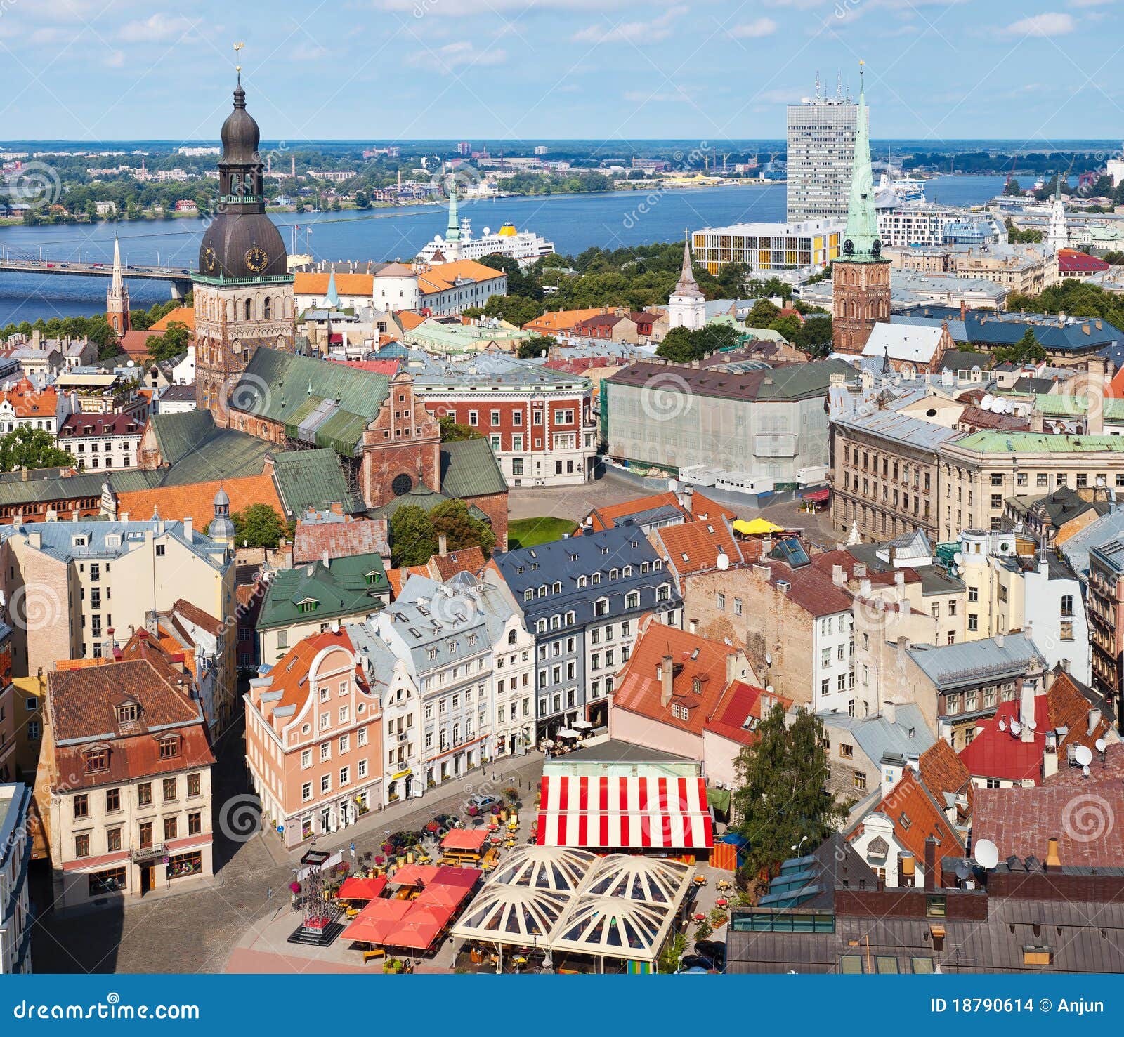 Vista Di Vecchia Riga, Latvia Fotografia Stock - Immagine di città ...