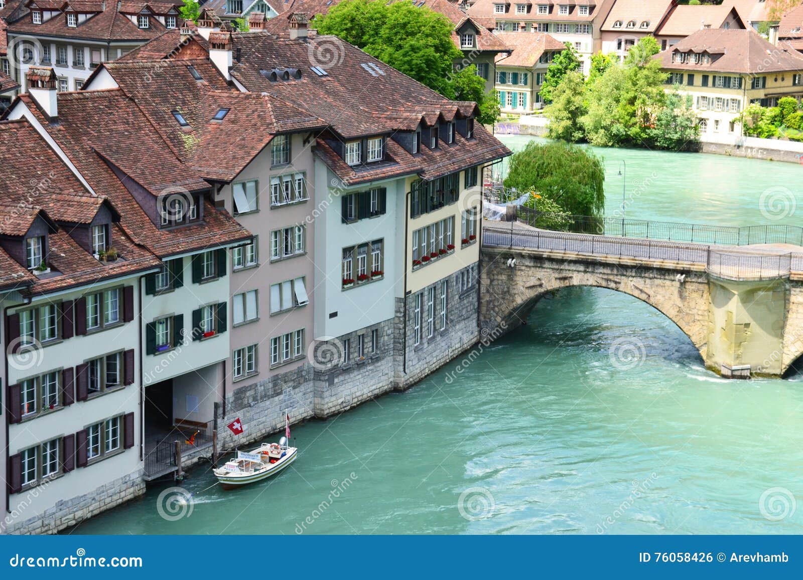 Vista Do Rio De Berna E De Aare Foto de Stock - Imagem de curso, ponte ...