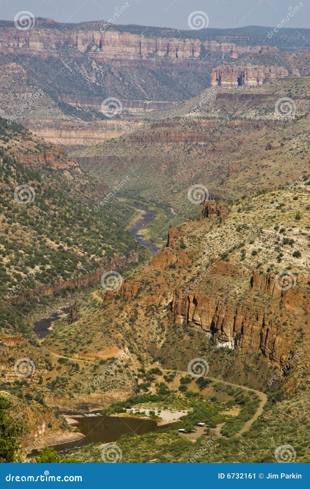 Vista do rio de sal imagem de stock. Imagem de vertical - 6732161
