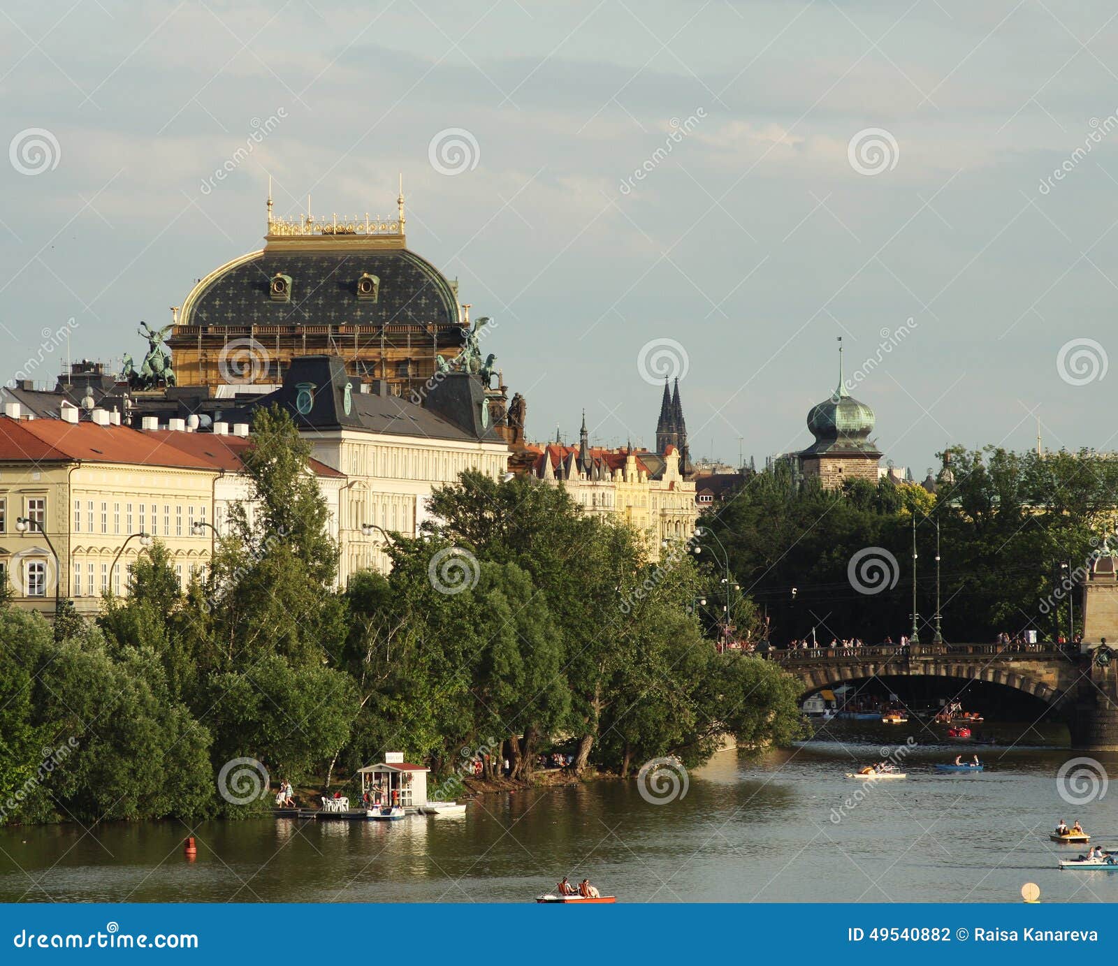 Vista Dos Monumentos Do Rio Em Praga Foto de Stock - Imagem de velho ...