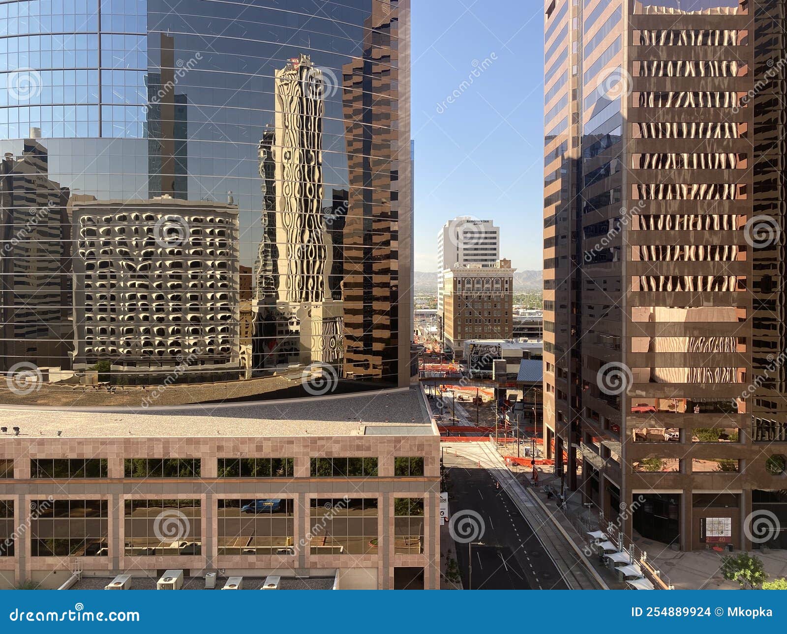 Vista Elevada Del Centro De Phoenix Y Sus Rascacielos Y Edificios Imagen de archivo editorial ...