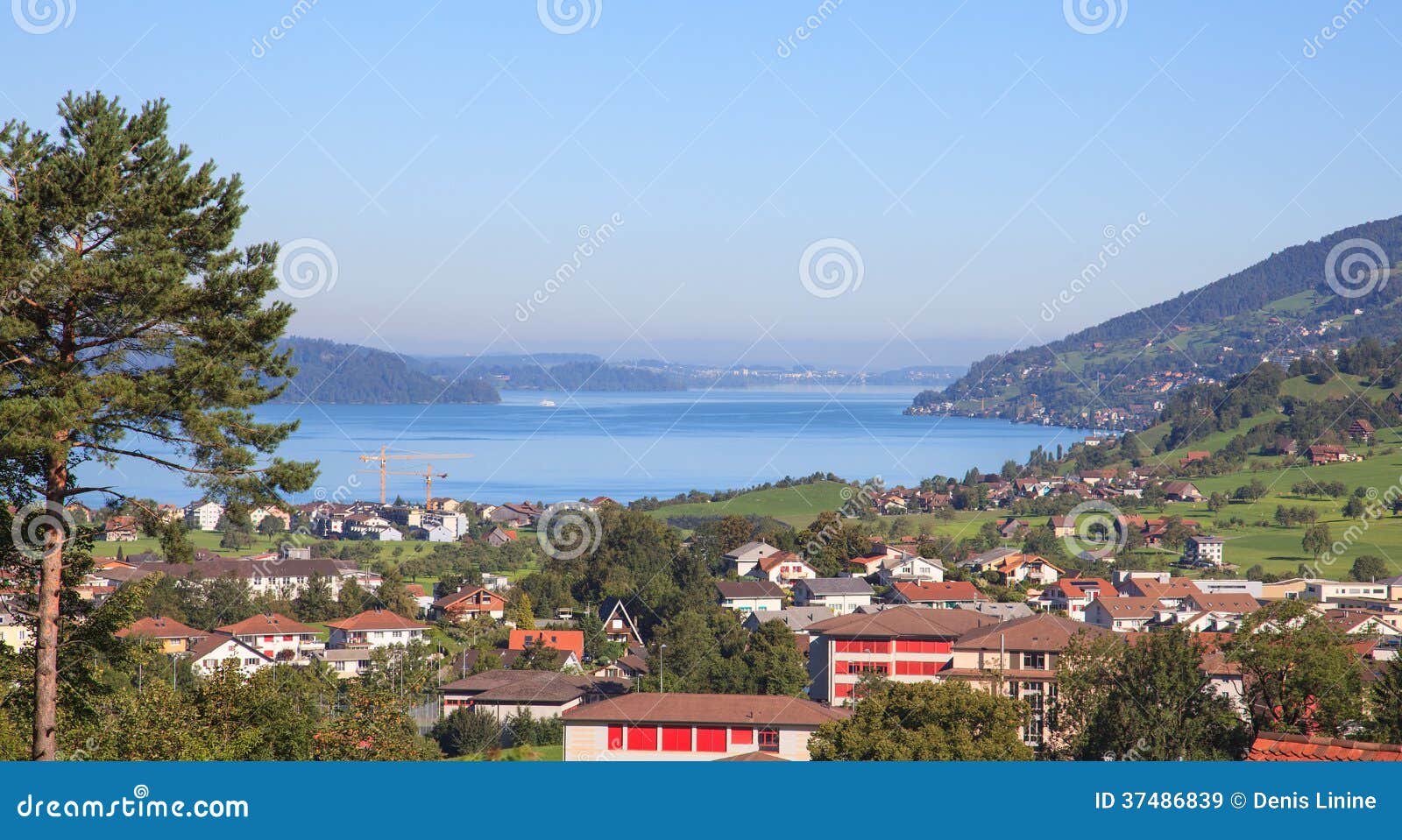 Vista em Arth-Goldau imagem de stock. Imagem de lago - 37486839