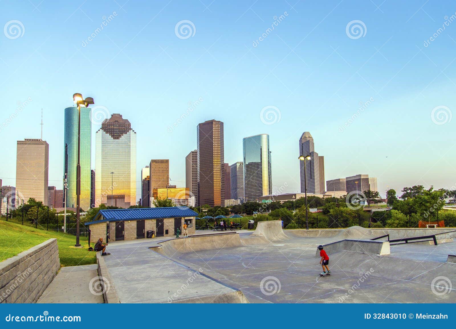 Vista Em Houston Do Centro Dentro Tarde Imagem Editorial - Imagem de ...