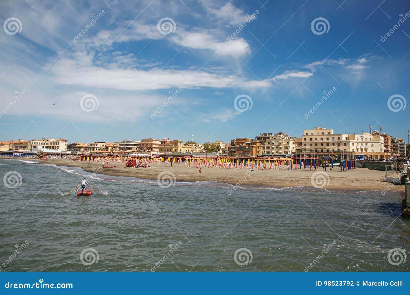 Vista Geral Da Praia E Da Cidade De Ostia Fotografia Editorial - Imagem ...