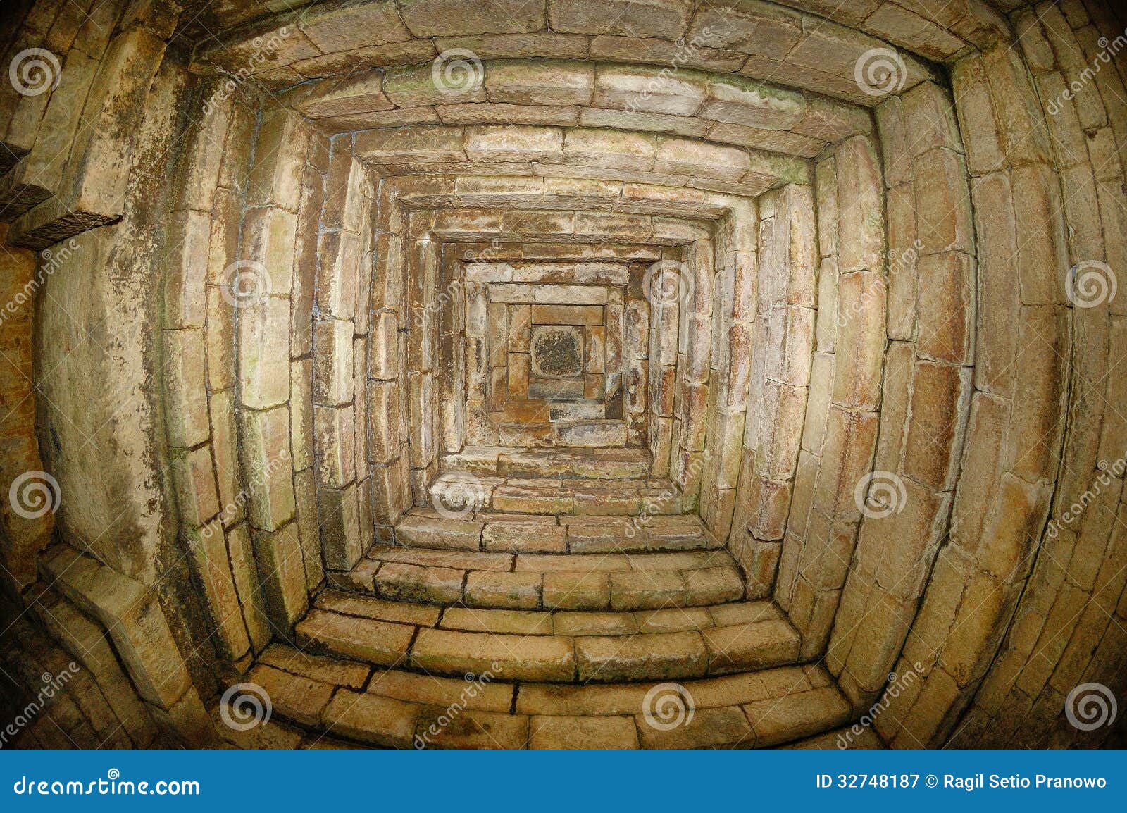 Vista Interior Del Templo De Kidal Imagen de archivo - Imagen de ...